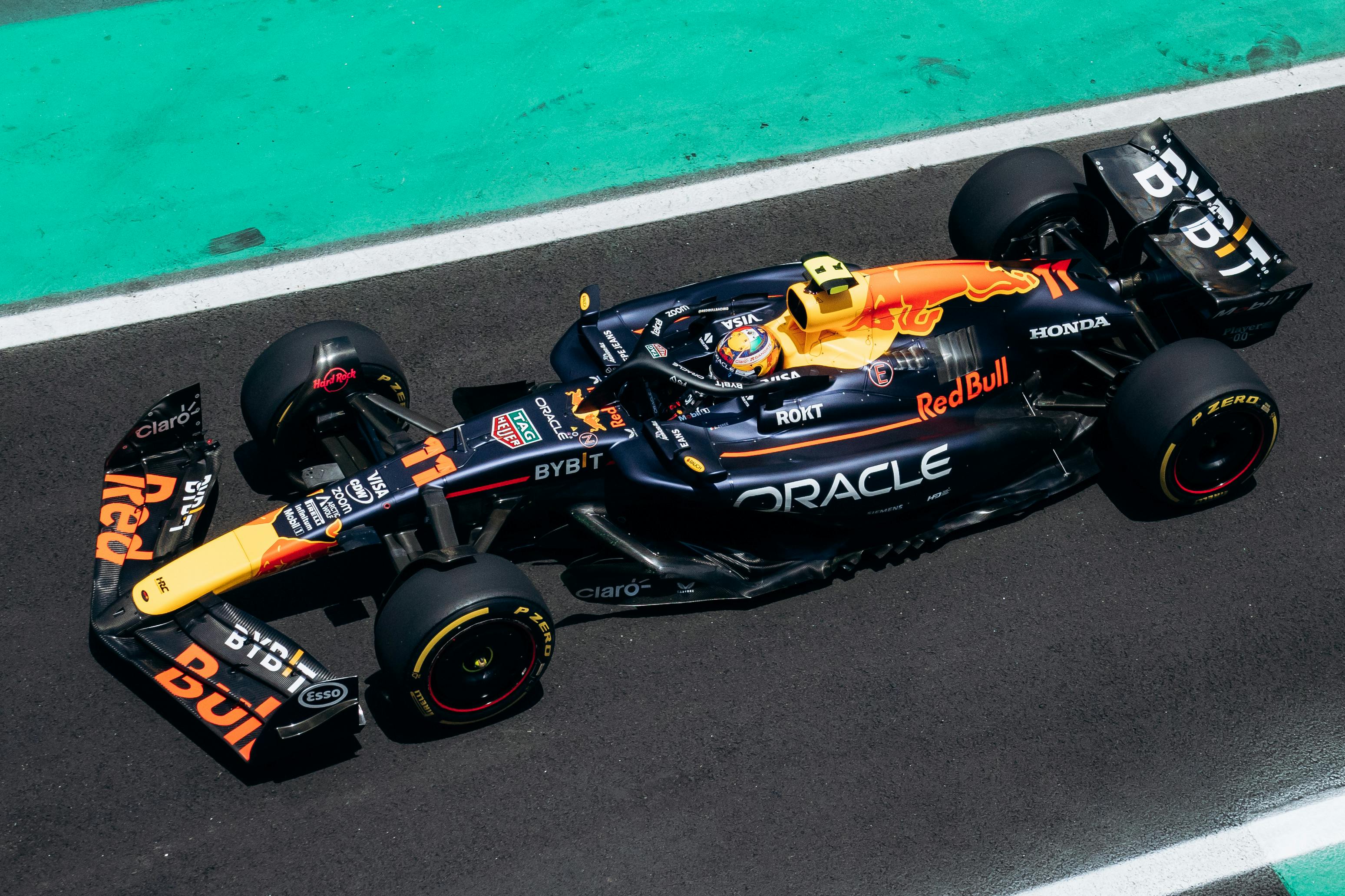 Exciting Overhead View of Formula 1 Racing Car · Free Stock Photo