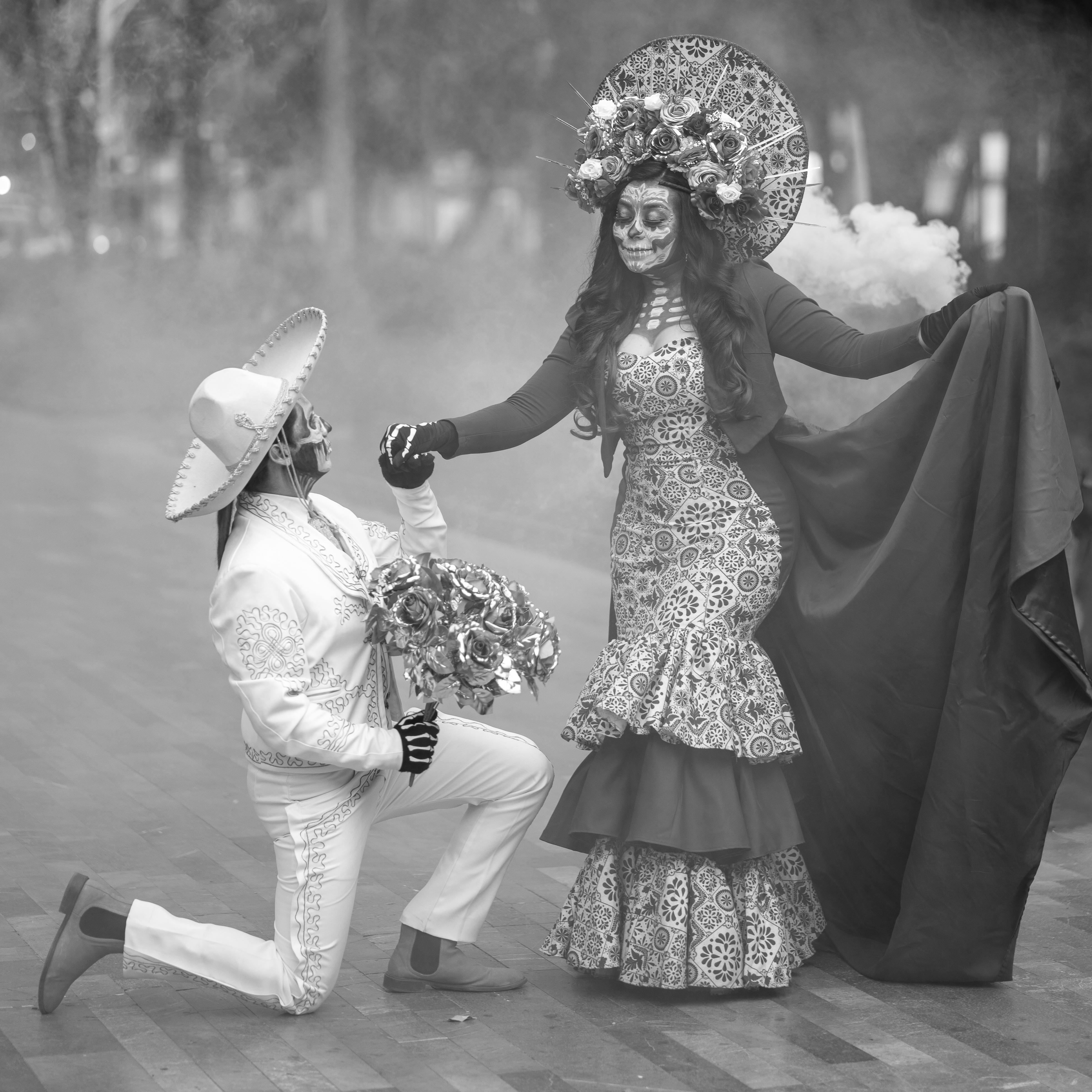 Día de los Muertos Couple in Elegant Catrina Costumes · Free Stock Photo
