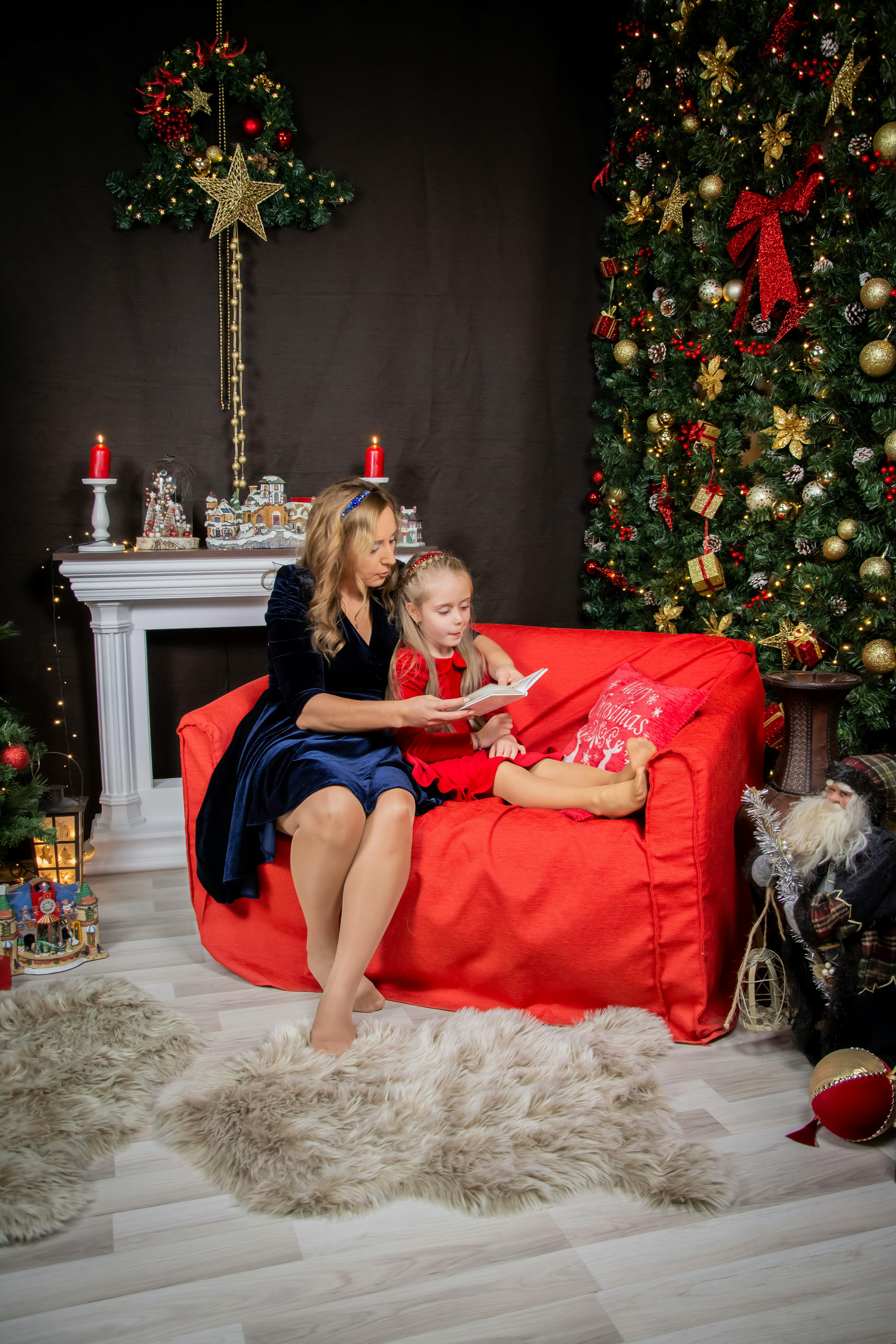 Family Christmas Scene with Mother and Daughter · Free Stock Photo