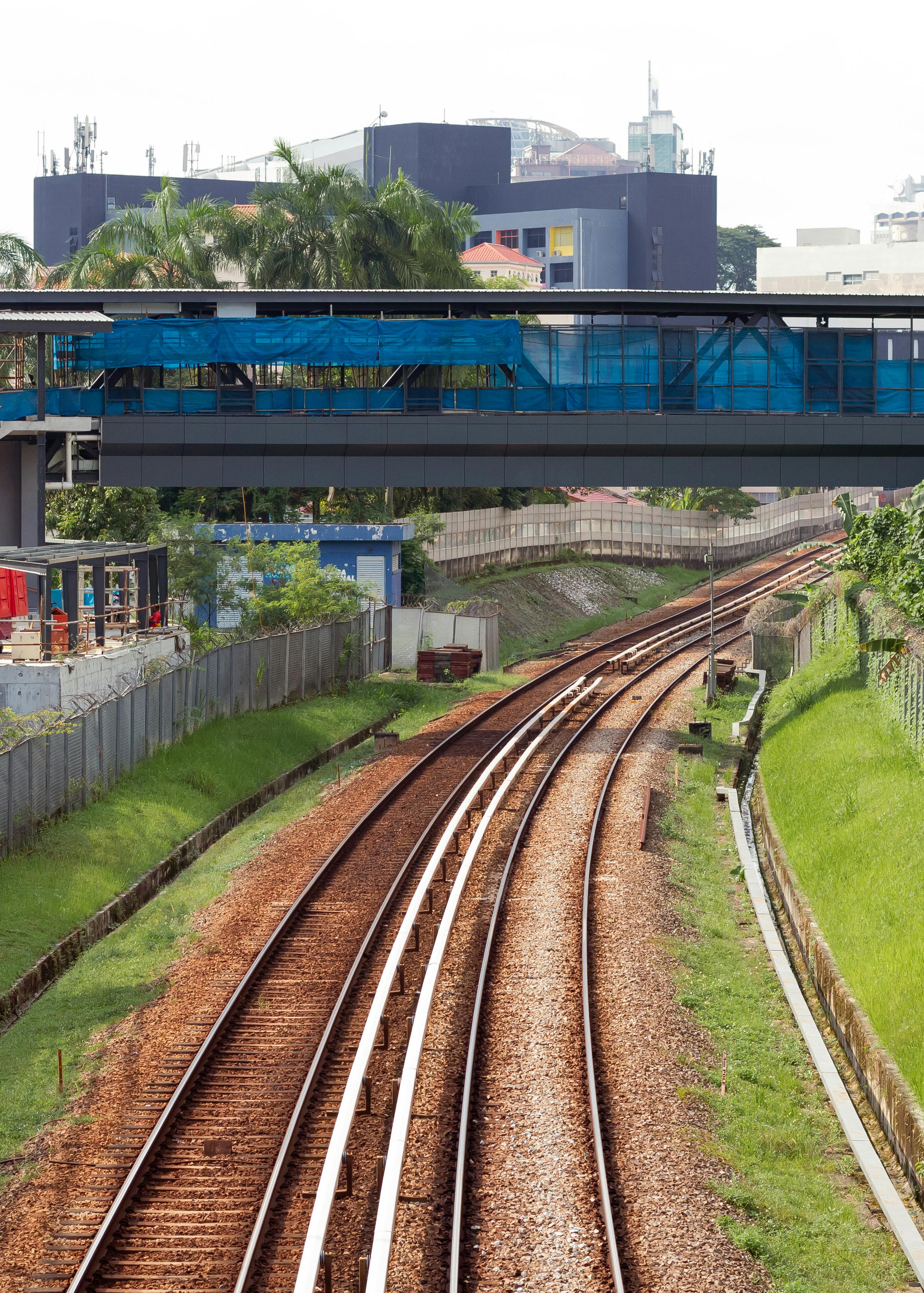 Train Trellis Photos, Download The BEST Free Train Trellis Stock Photos ...