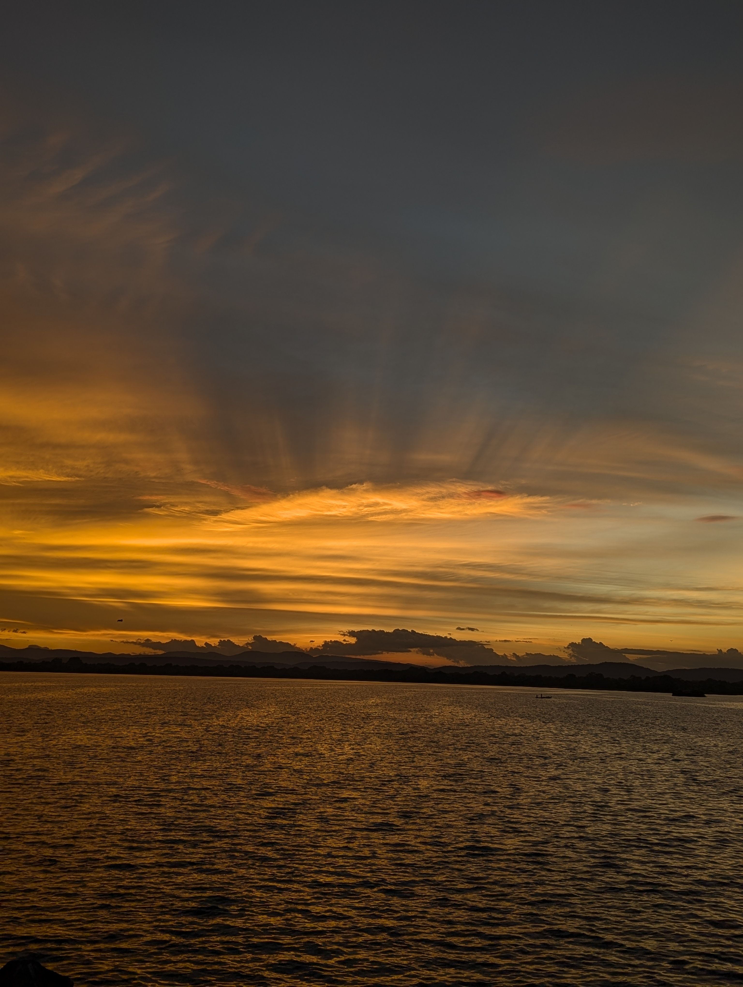 Spectacular Sunset Over Sri Lankan Lake · Free Stock Photo