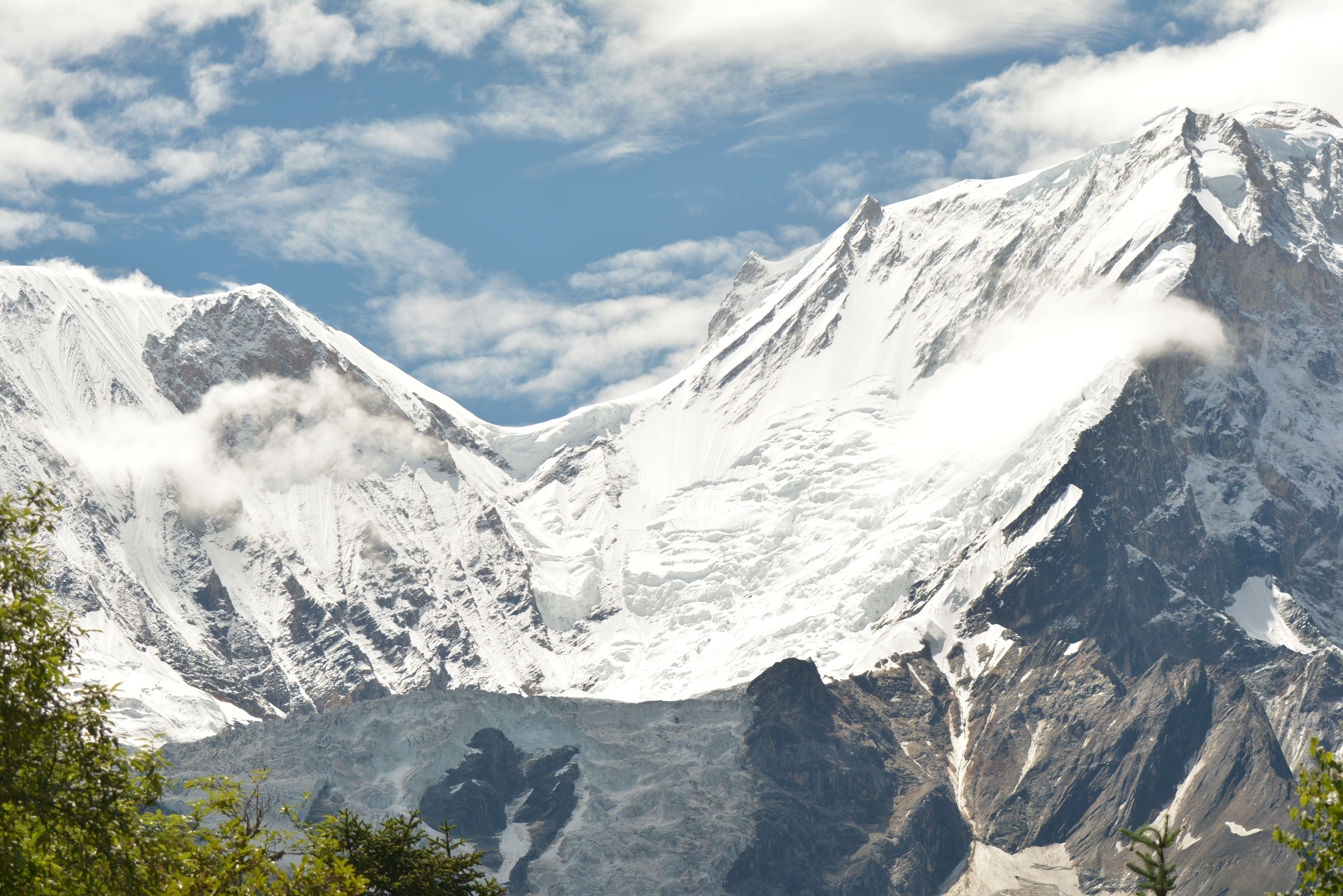 Stunning Snow-Capped Peaks of the Nepal Himalayas · Free Stock Photo