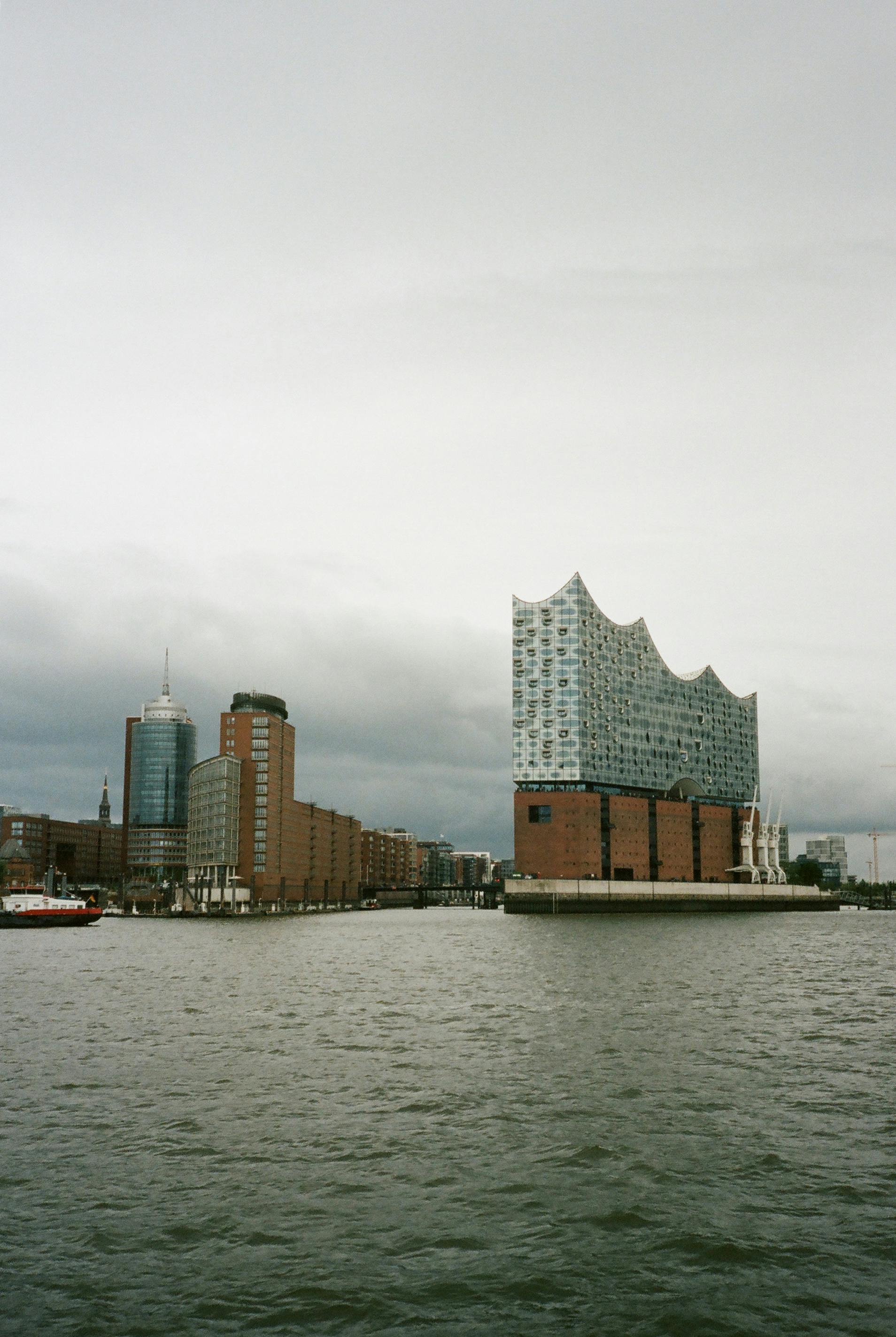 Building Near Sea · Free Stock Photo