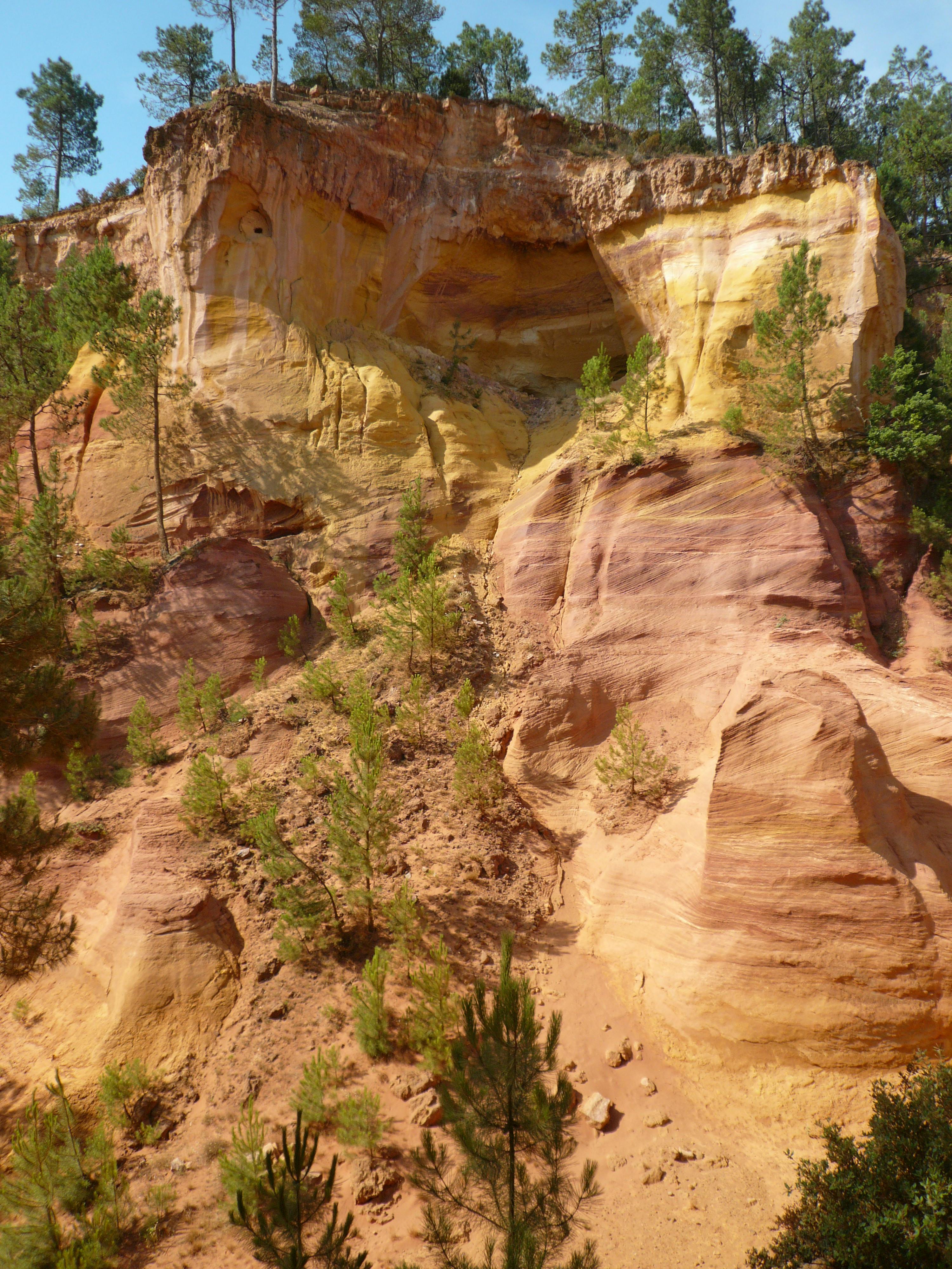 Colorful Ochre Cliffs in Roussillon, France · Free Stock Photo