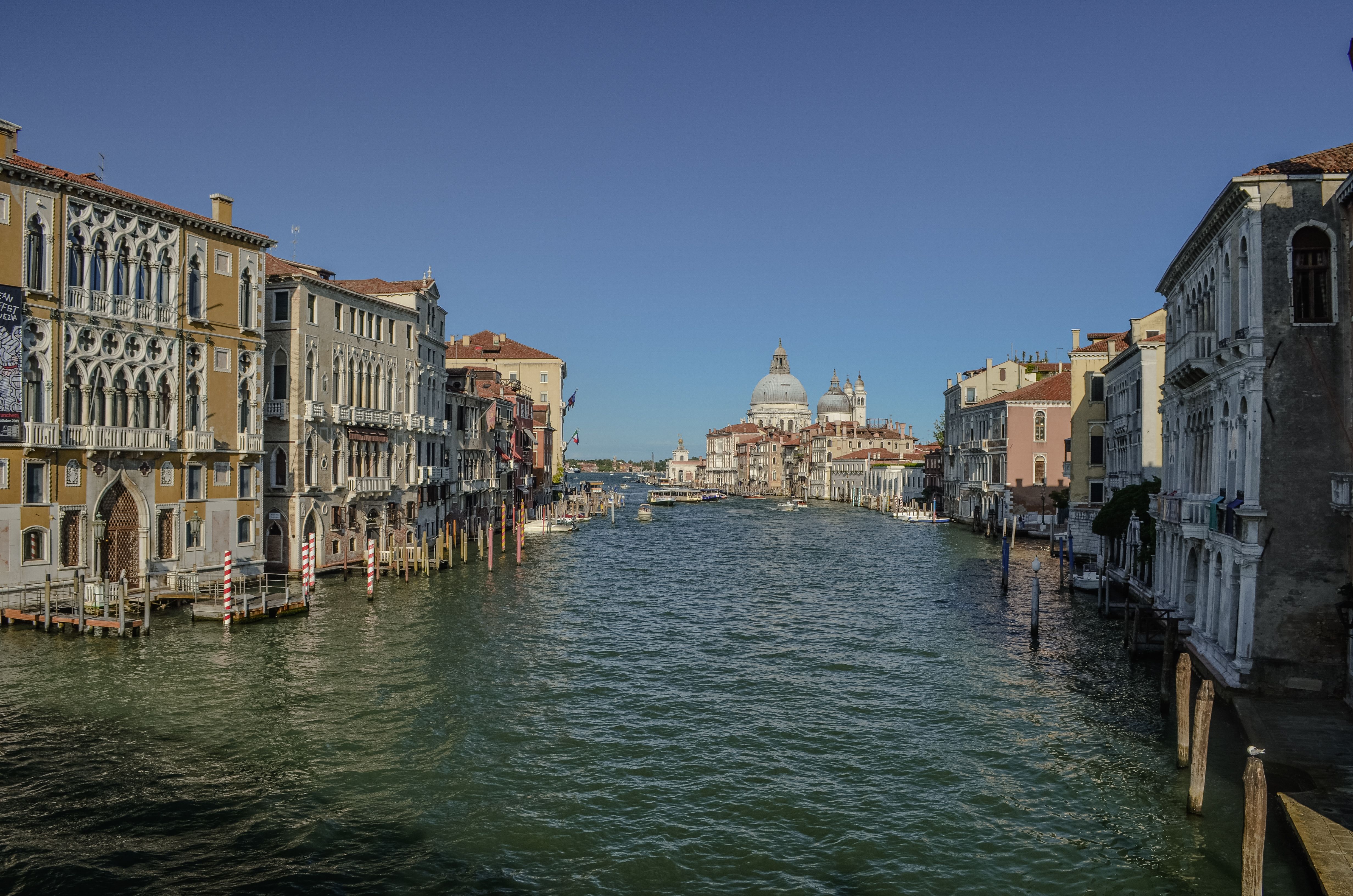 Scenic View of Venice's Grand Canal and Architecture · Free Stock Photo