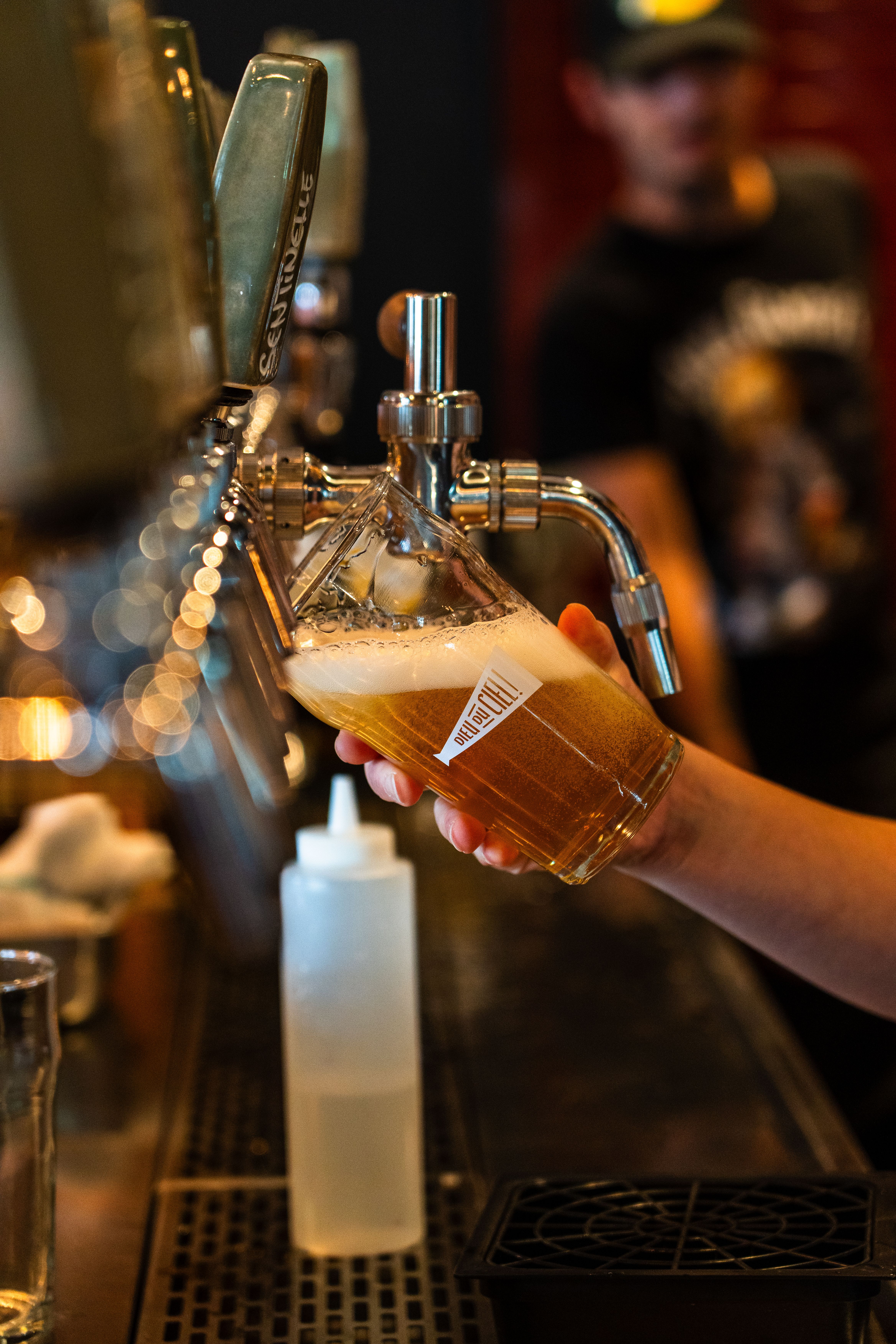 Craft Beer Pour at Montreal Bar · Free Stock Photo