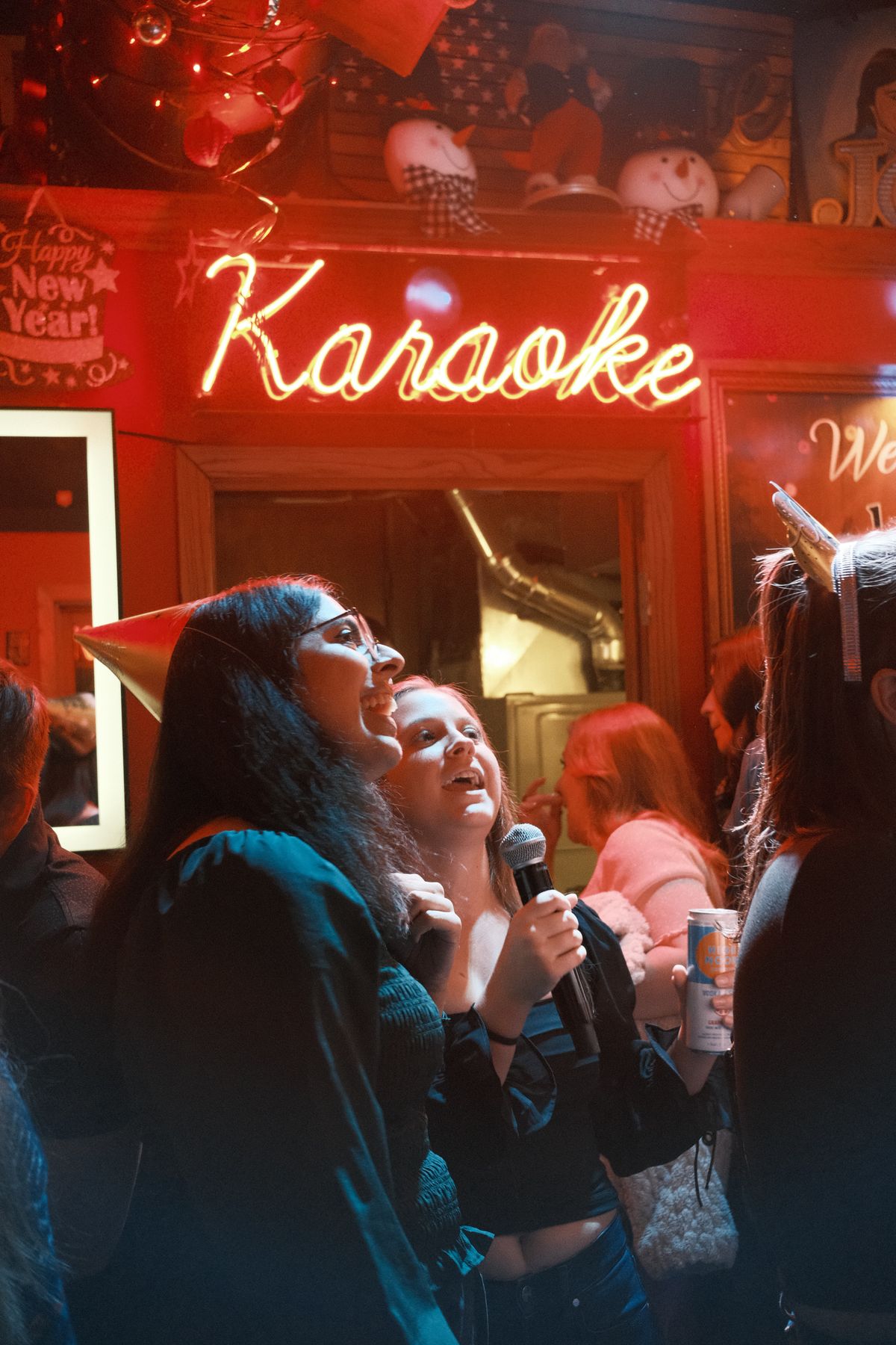 Karaoke Party Photos, Download The BEST Free Karaoke Party Stock Photos ...