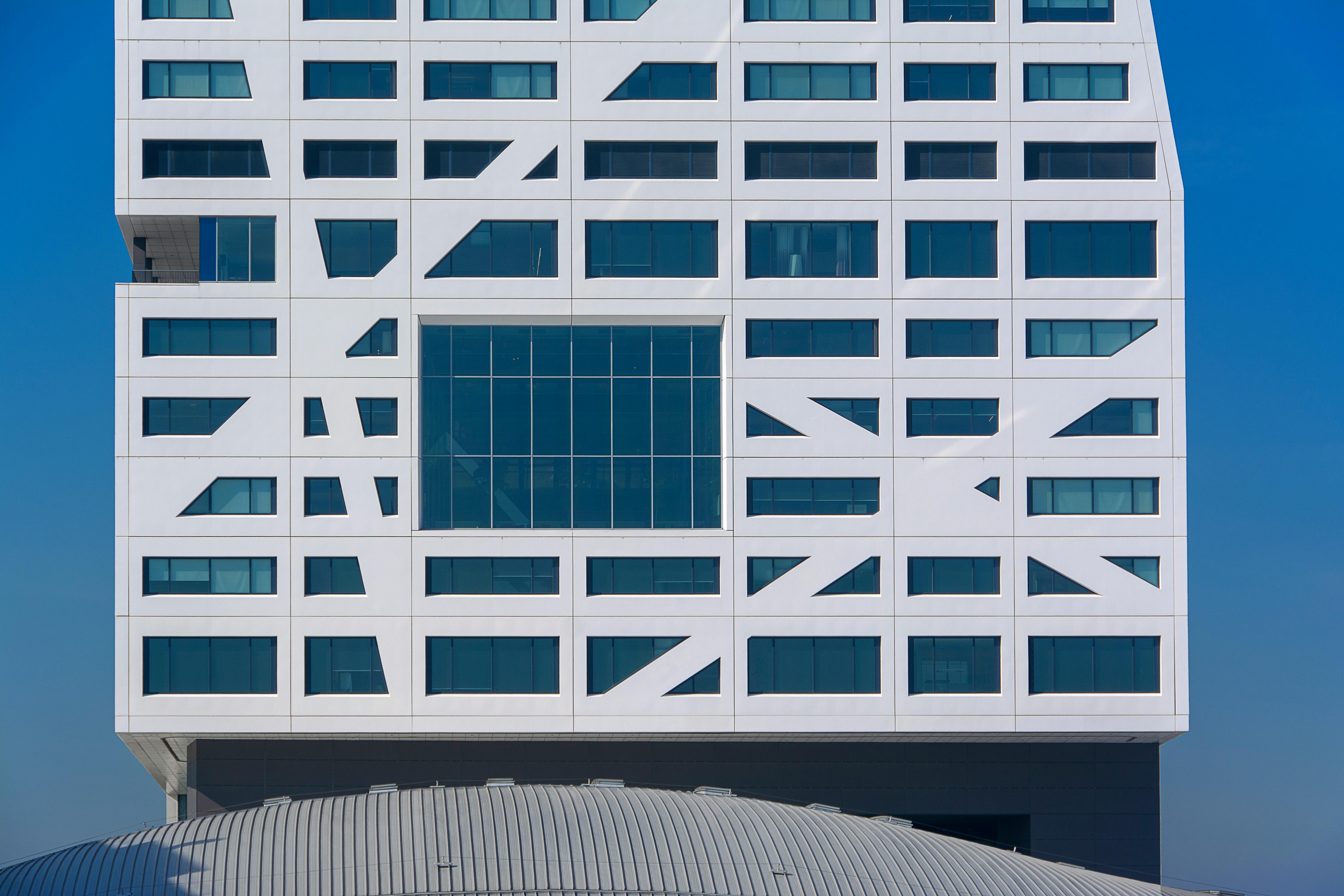 Low-angle Photography of High-rise Building · Free Stock Photo