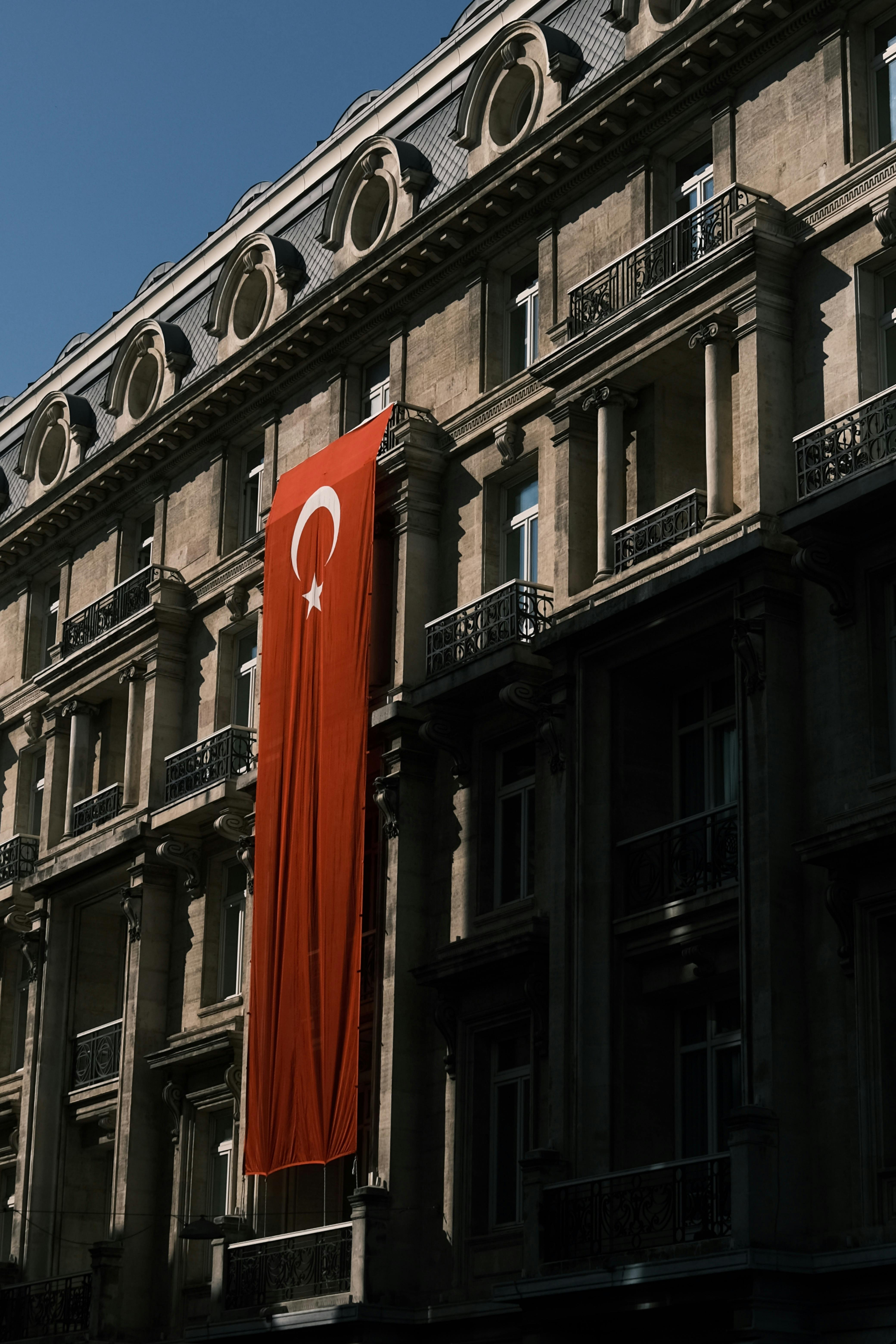 Historic Building with Turkish Flag in Istanbul · Free Stock Photo