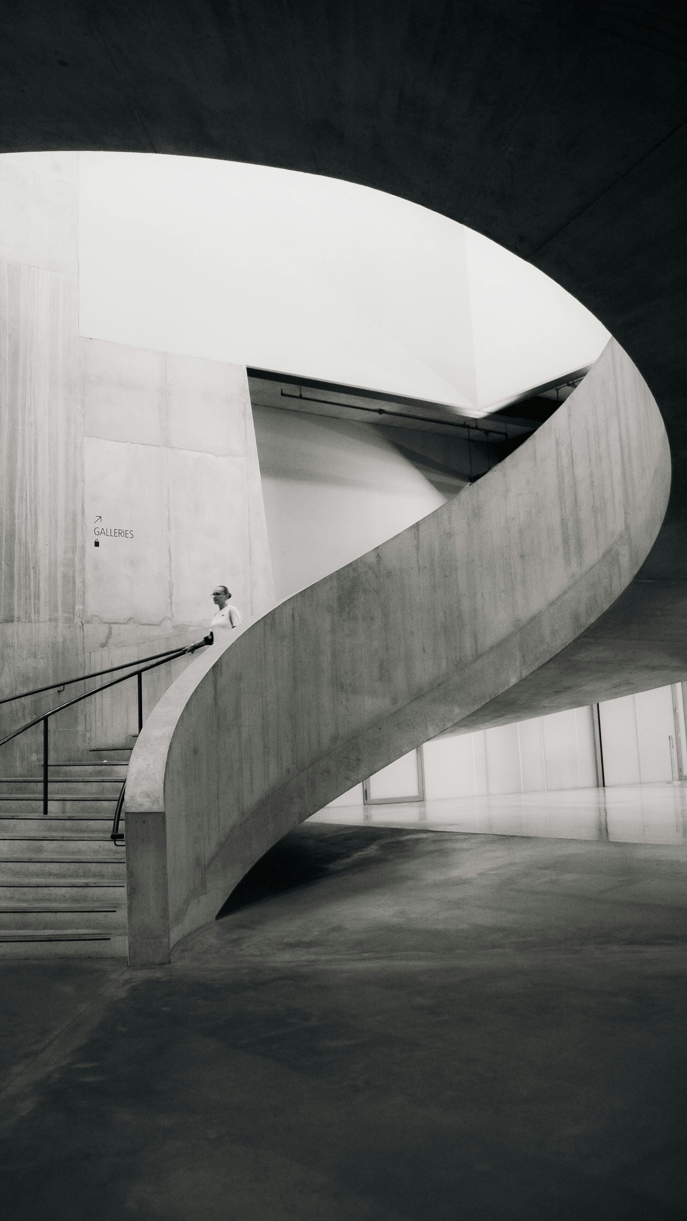 Elegant Spiral Staircase in Brutalist Architecture · Free Stock Photo