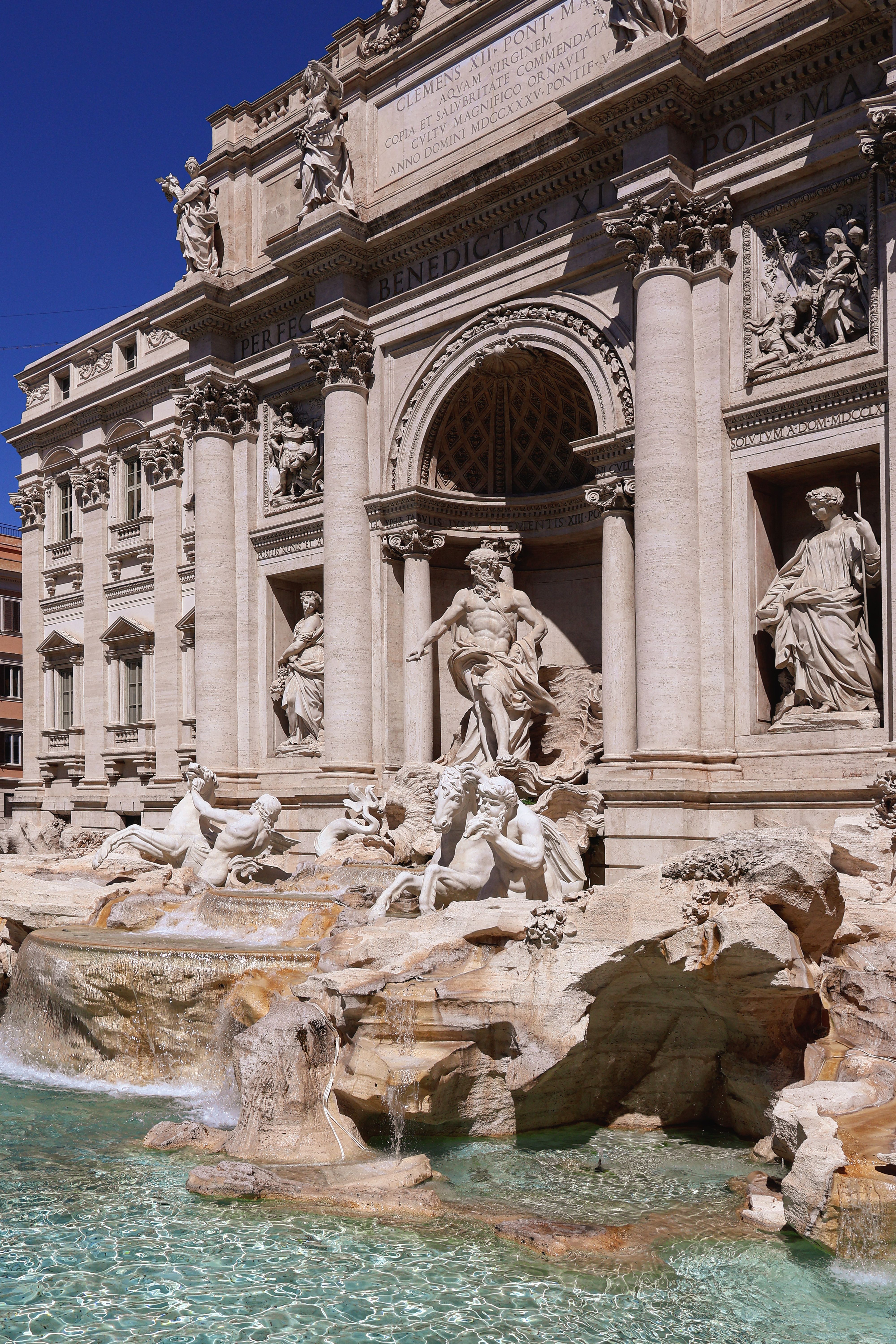 Trevi Fountain in Rome: Iconic Baroque Masterpiece · Free Stock Photo