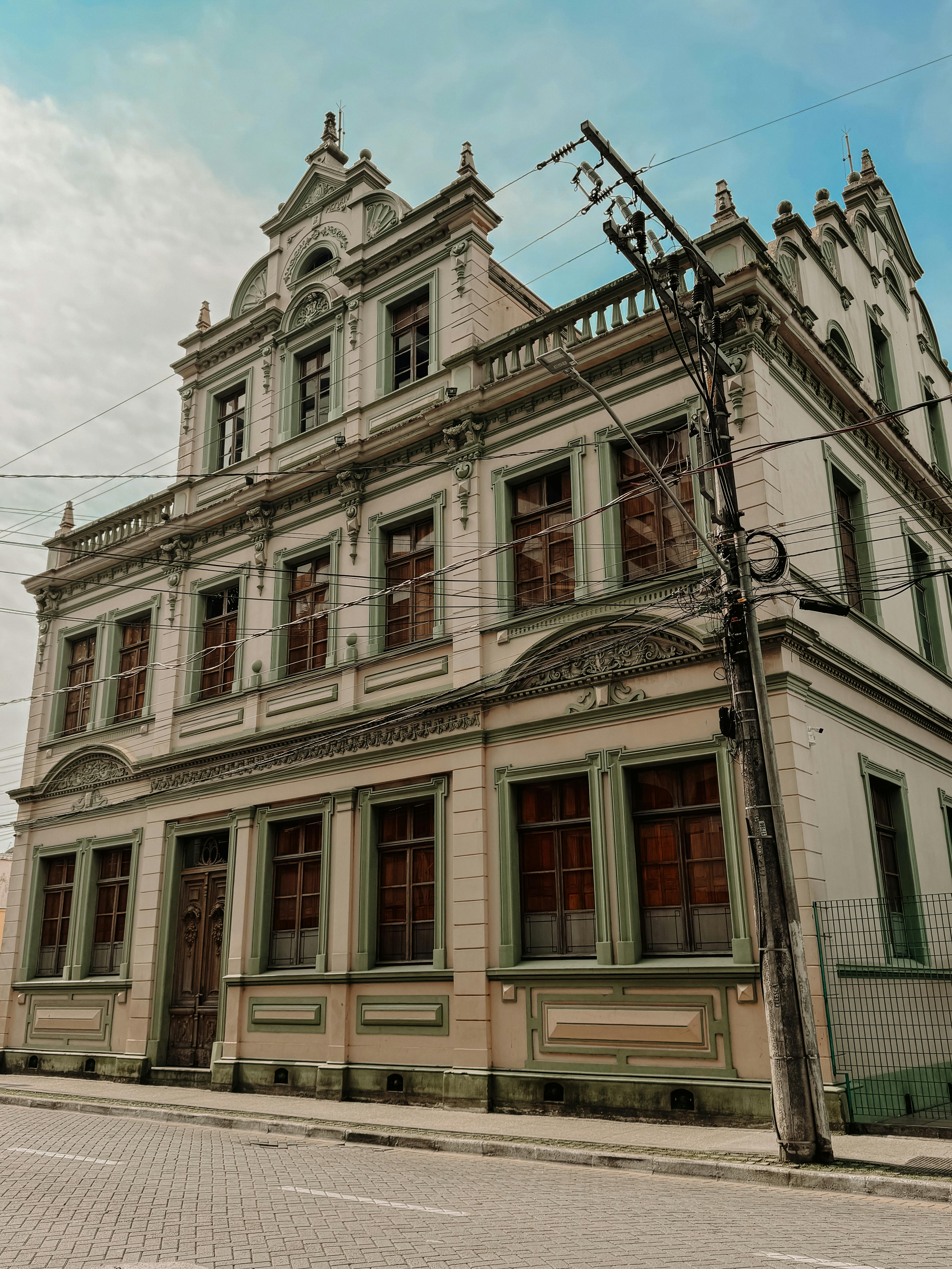 Old Style Windows Photos, Download The BEST Free Old Style Windows ...