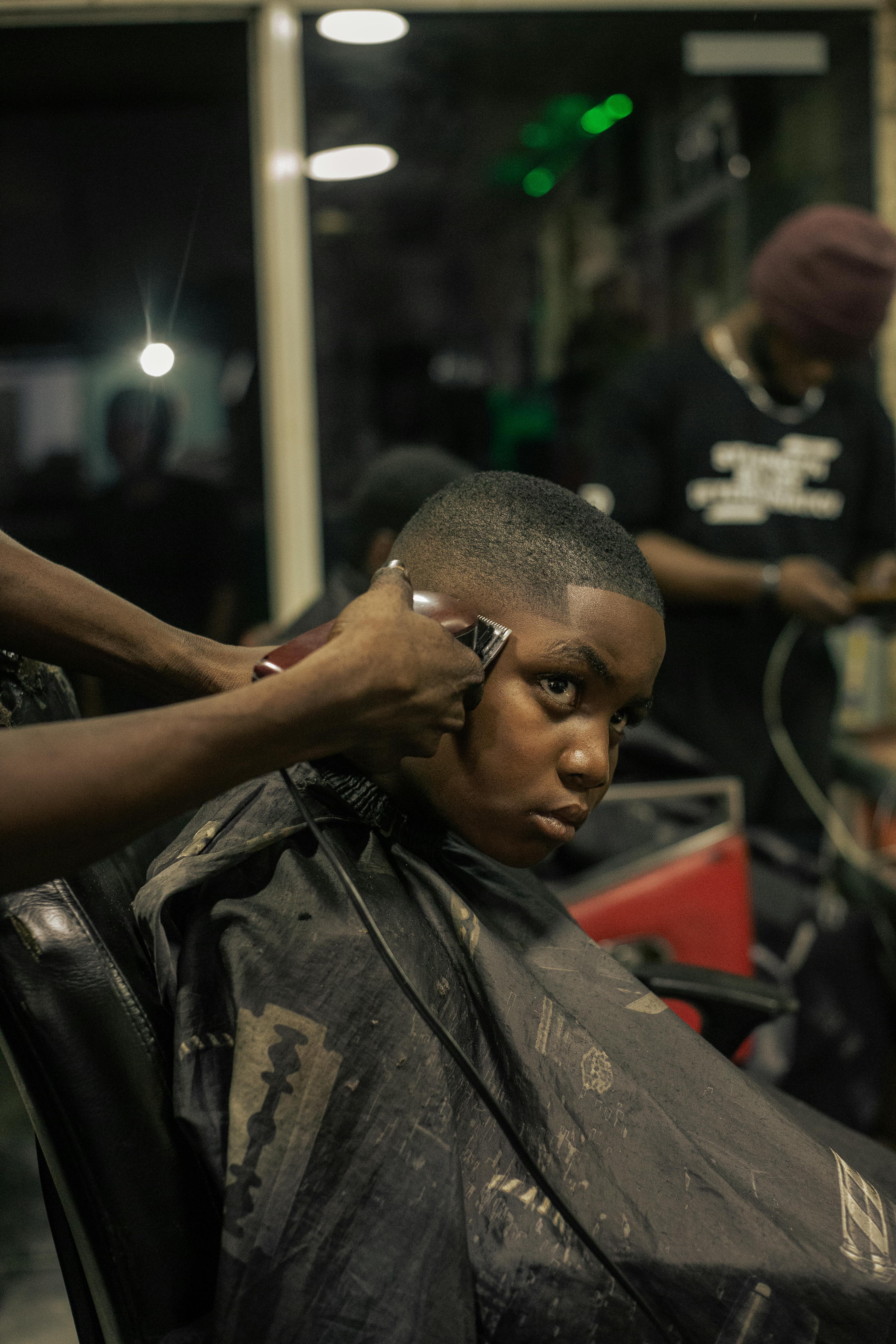 Boy Hair Cut Salon Photos, Download The BEST Free Boy Hair Cut Salon ...