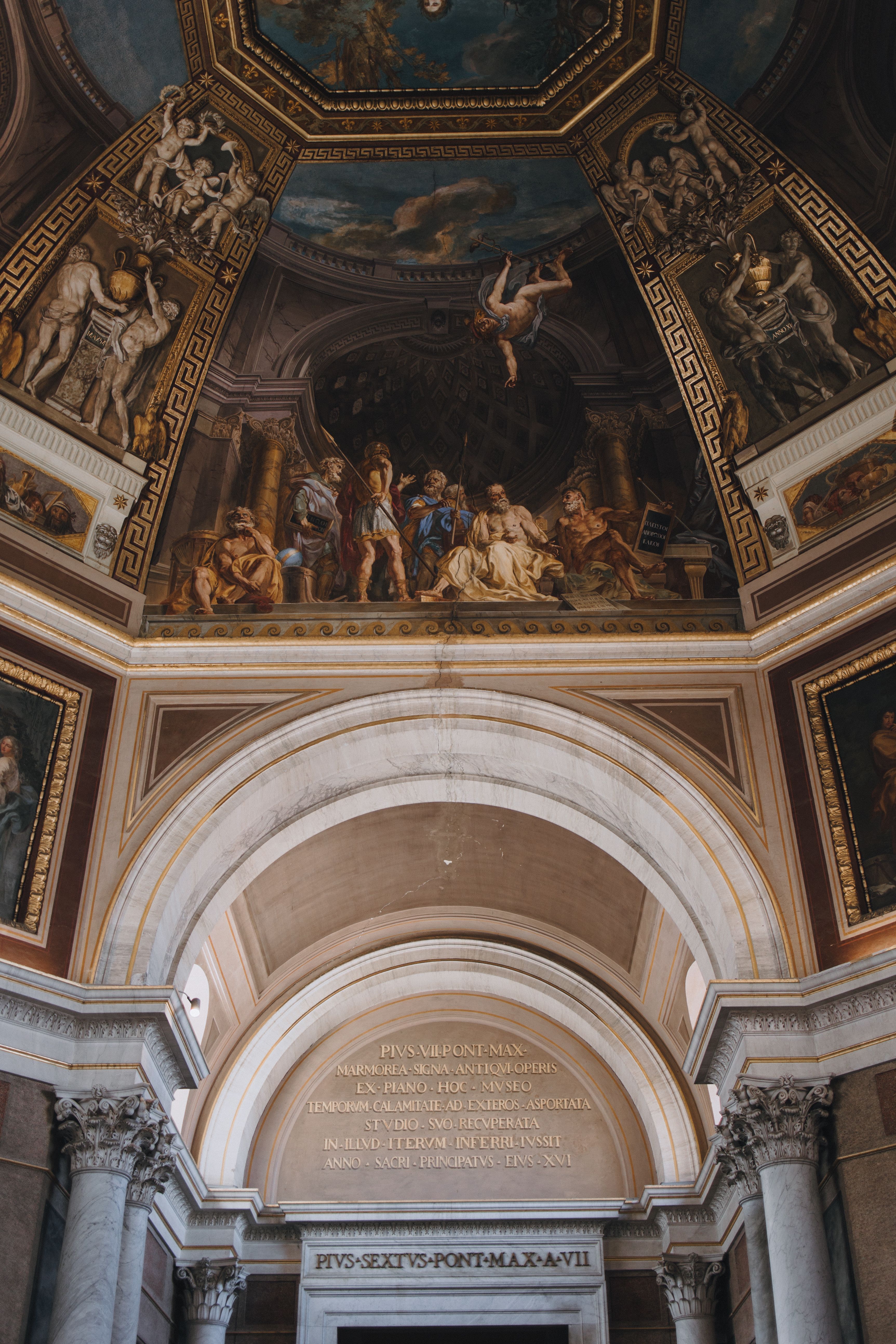 Stunning Arch and Ceiling Art in Vatican City · Free Stock Photo