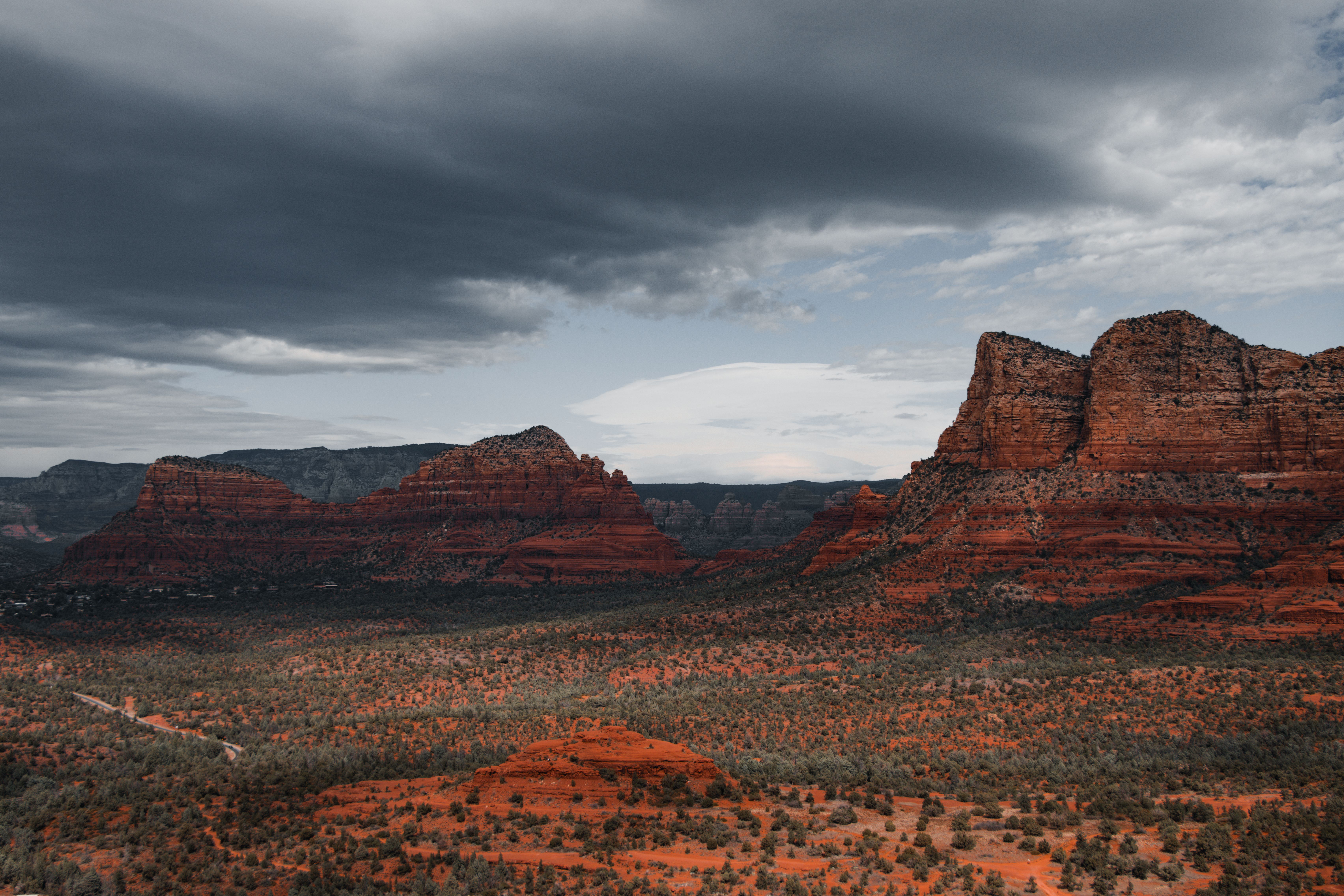 Dramatic Red Rock Formations in Sedona, Arizona · Free Stock Photo