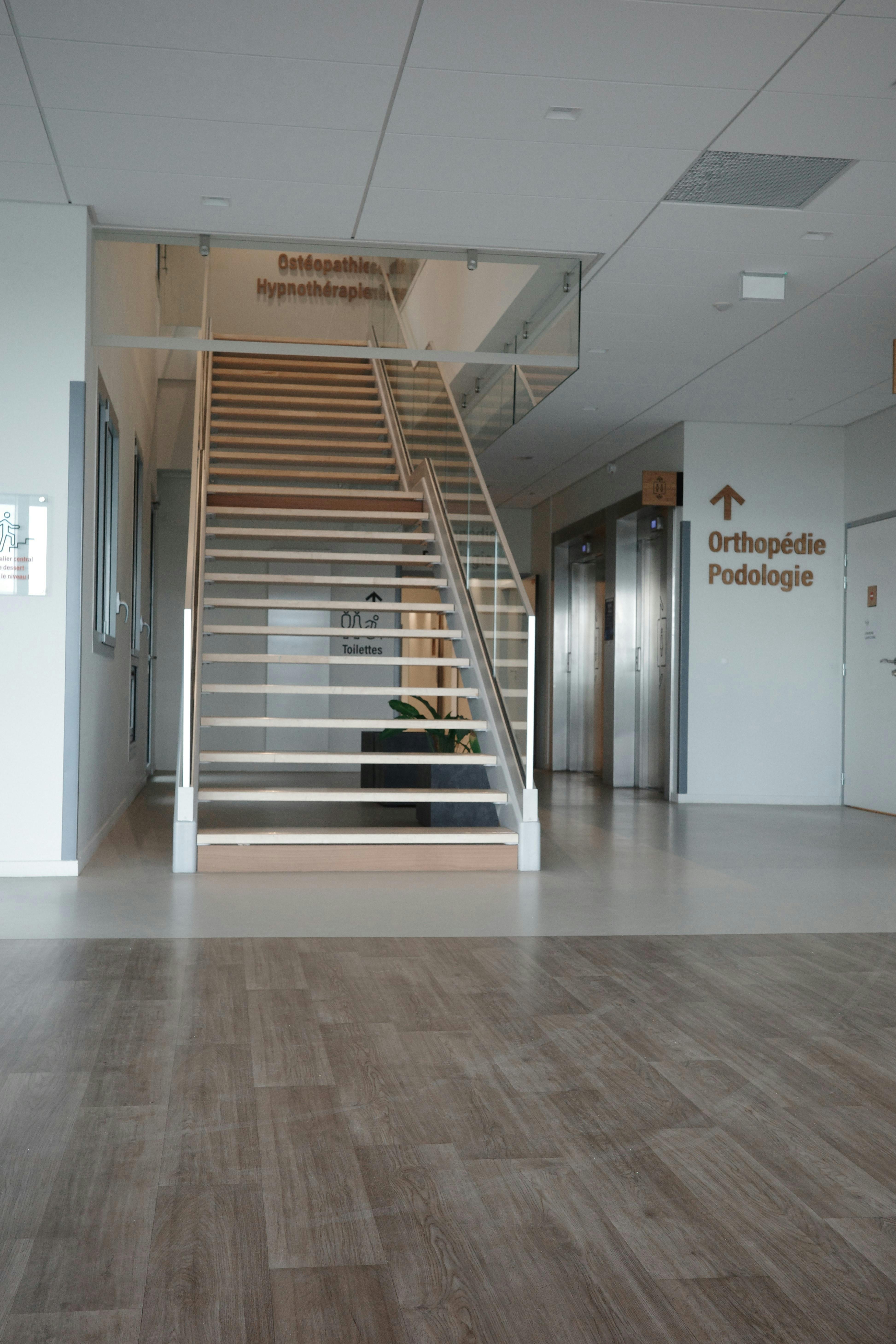 Modern Hospital Corridor in Ankara, Türkiye · Free Stock Photo