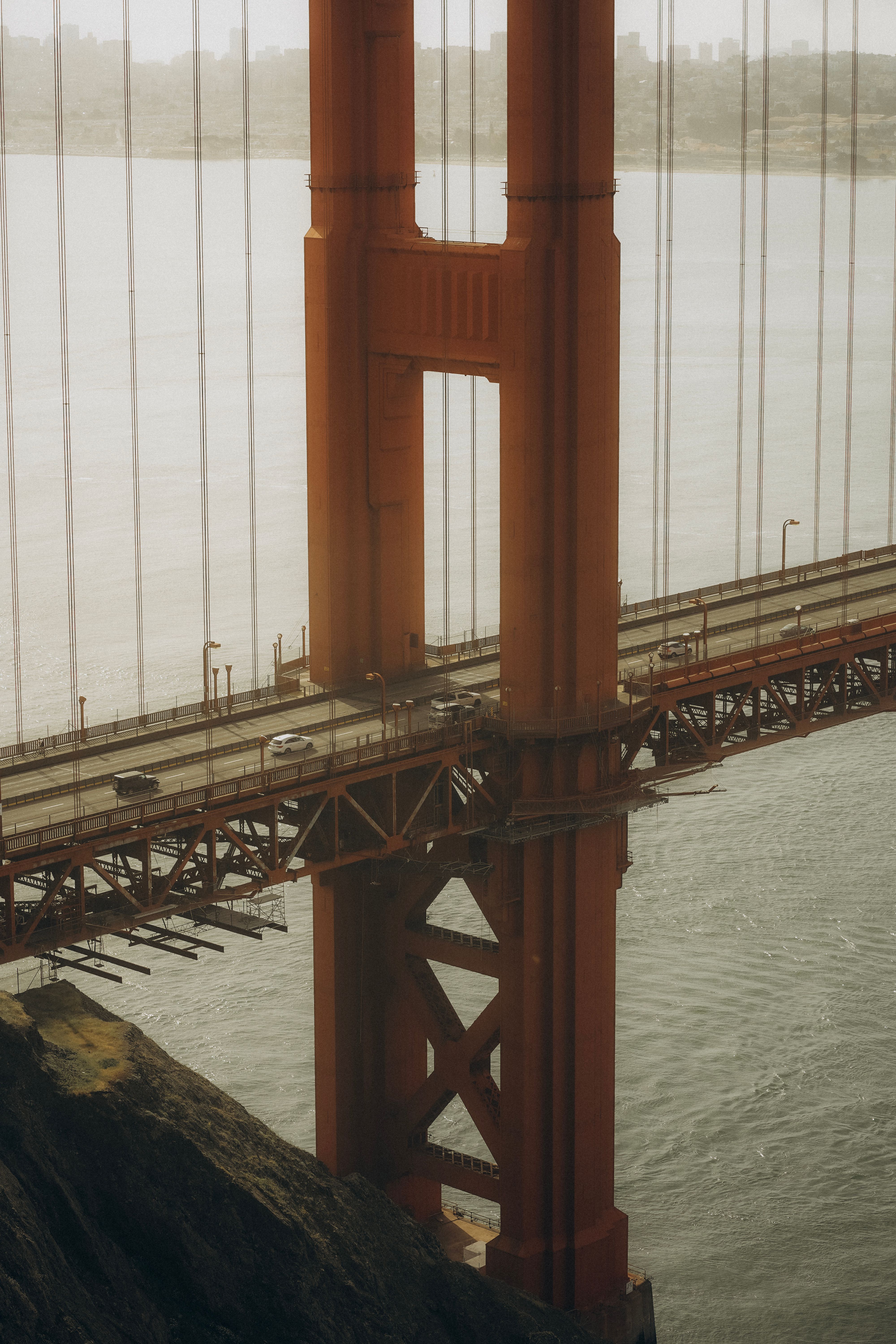 Golden Gate Bridge Tower Close-up at Daytime · Free Stock Photo