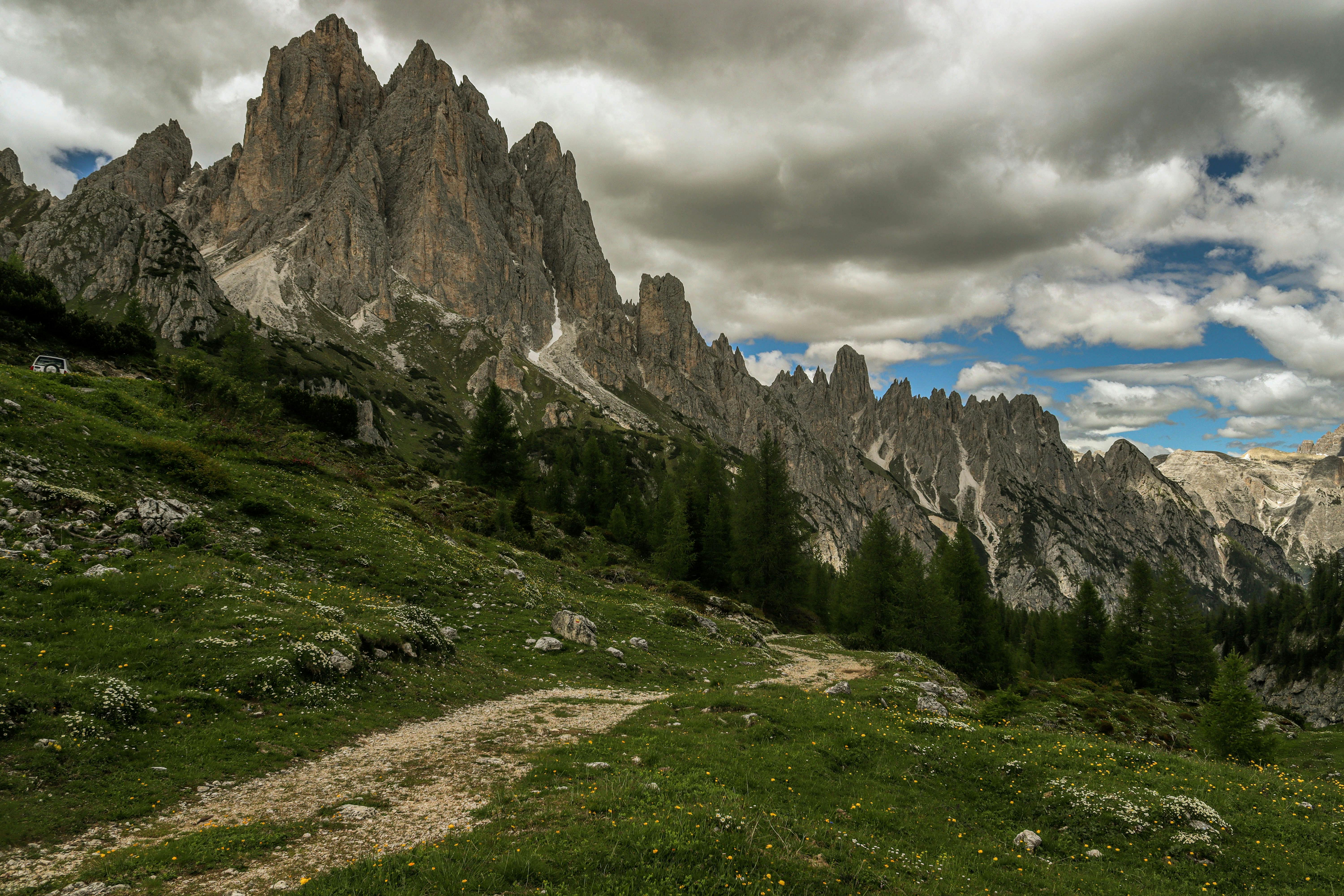 Dramatic Mountain Peaks in the Dolomites · Free Stock Photo