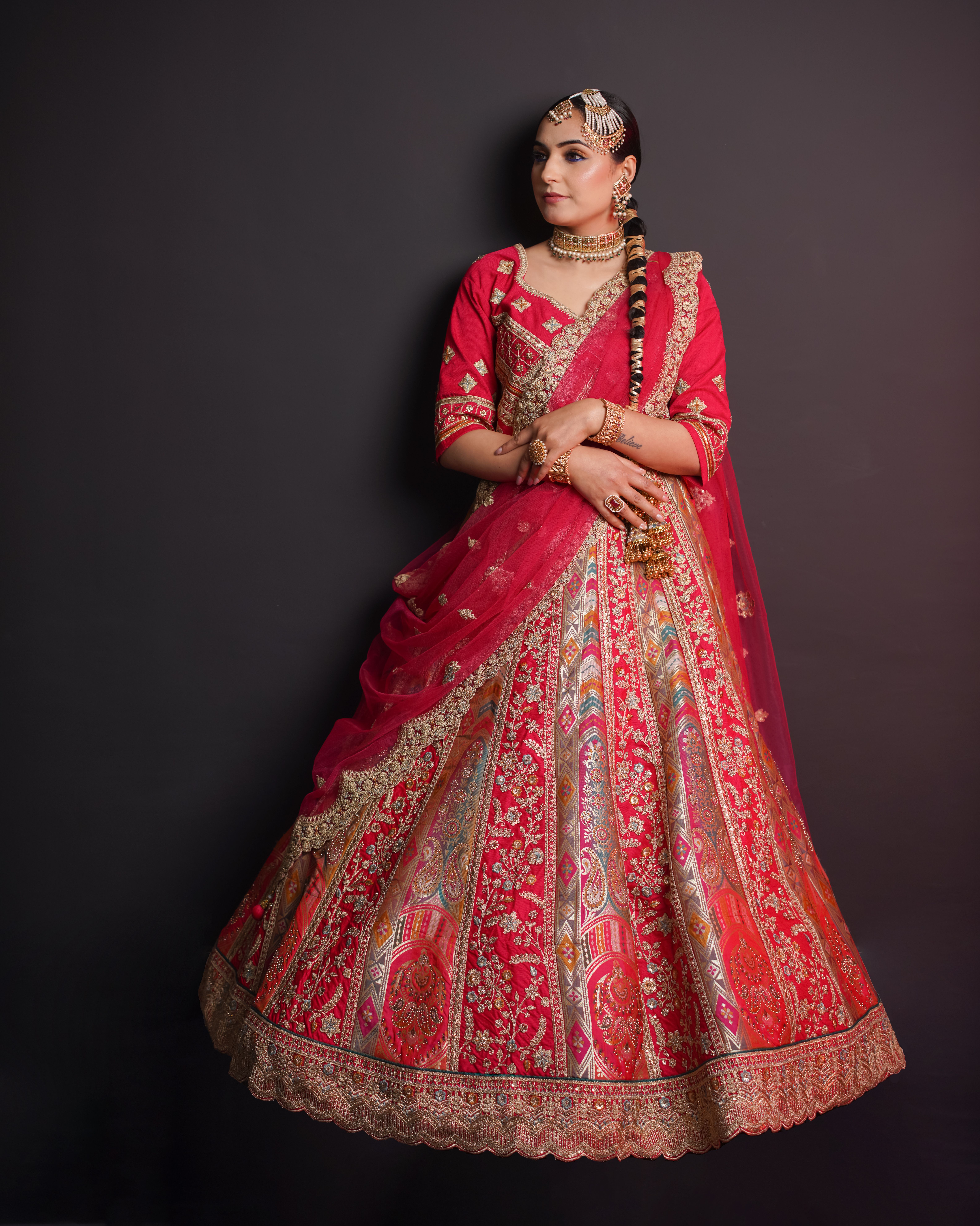 Elegant Indian Bride in Traditional Attire · Free Stock Photo
