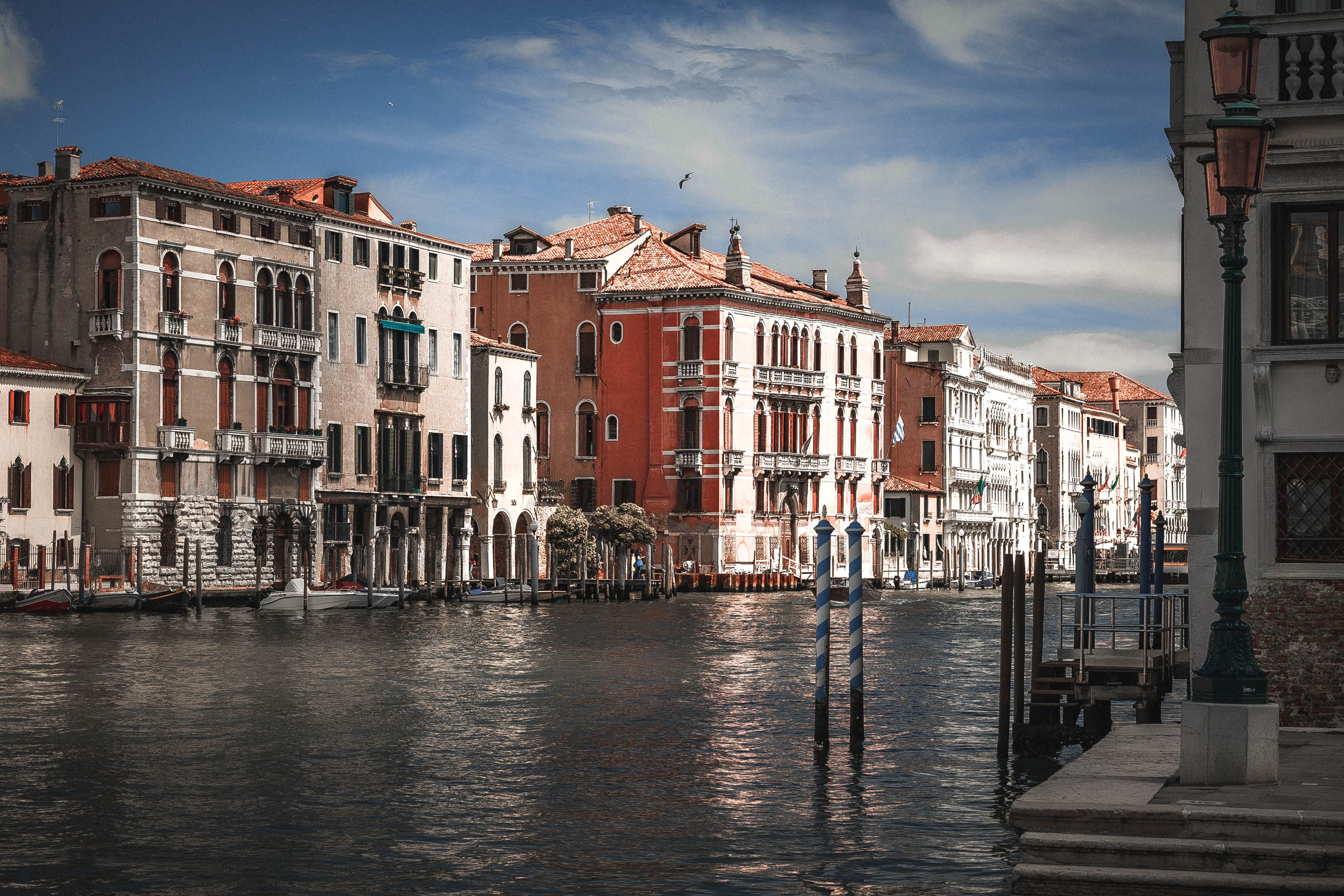 Scenic Canal View with Historic Venice Architecture · Free Stock Photo