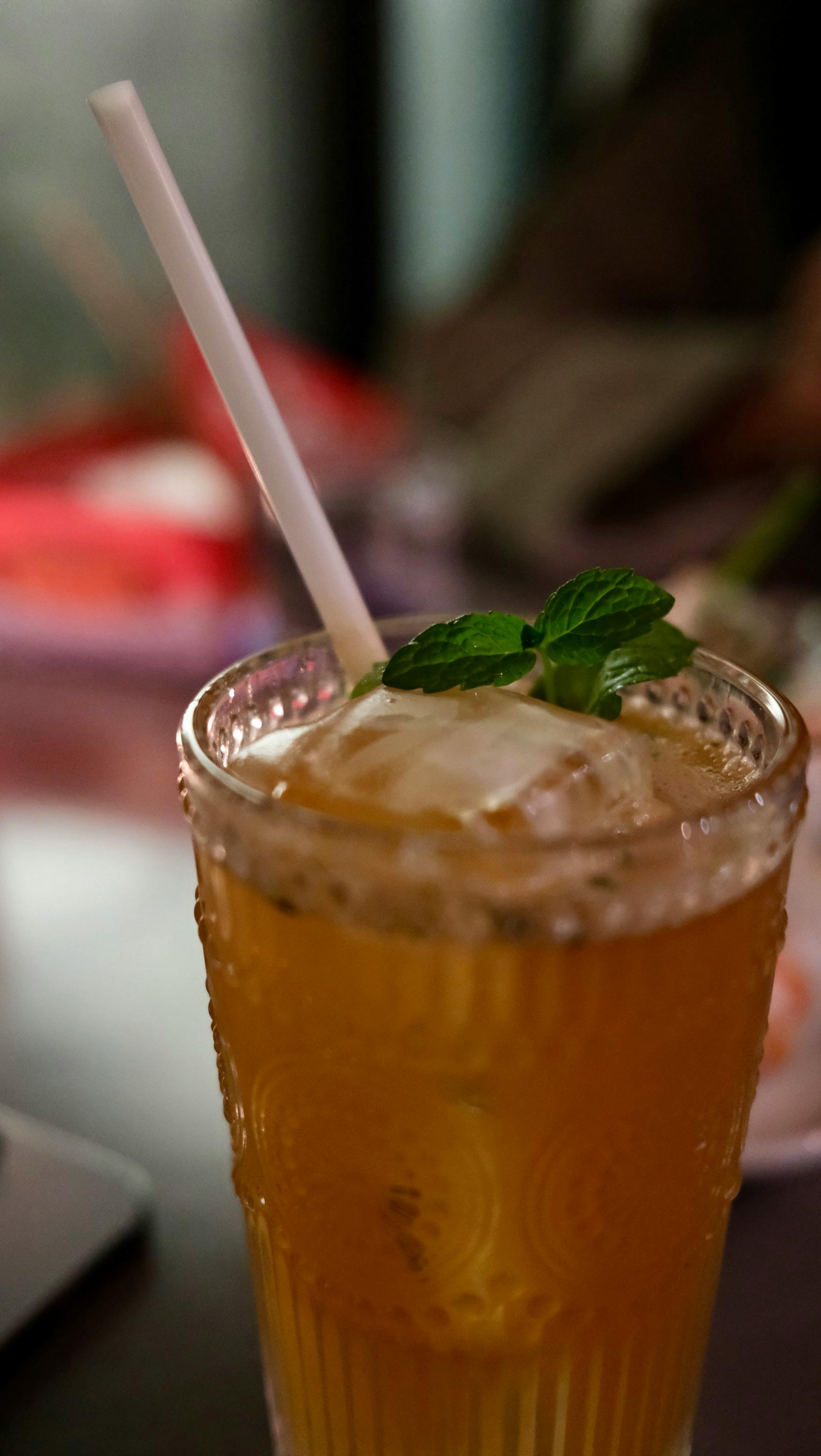 Teh Es Segar Dengan Daun Mint Close Up · Foto Stok Gratis