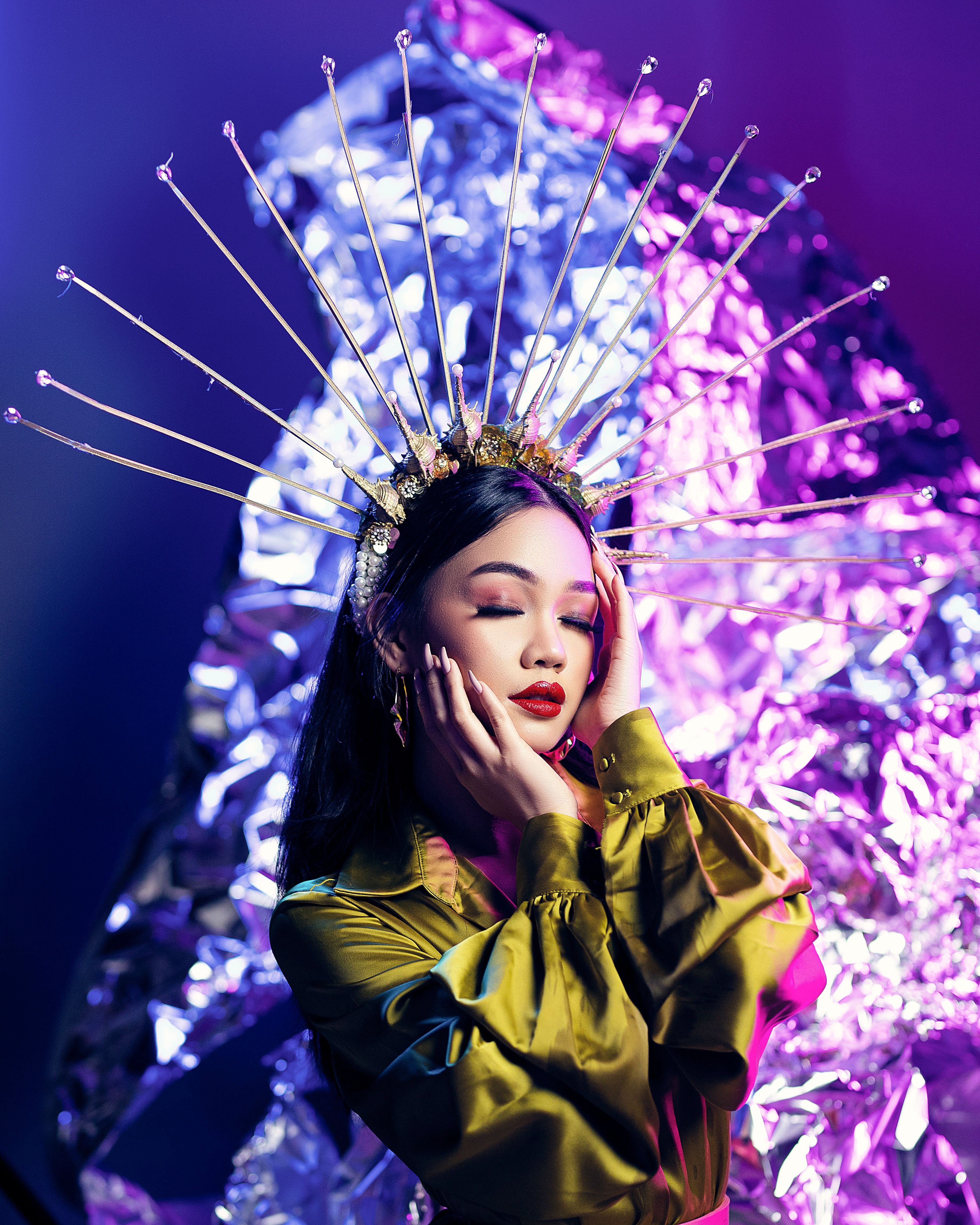 Striking Elegant Portrait with Glamorous Headpiece · Free Stock Photo
