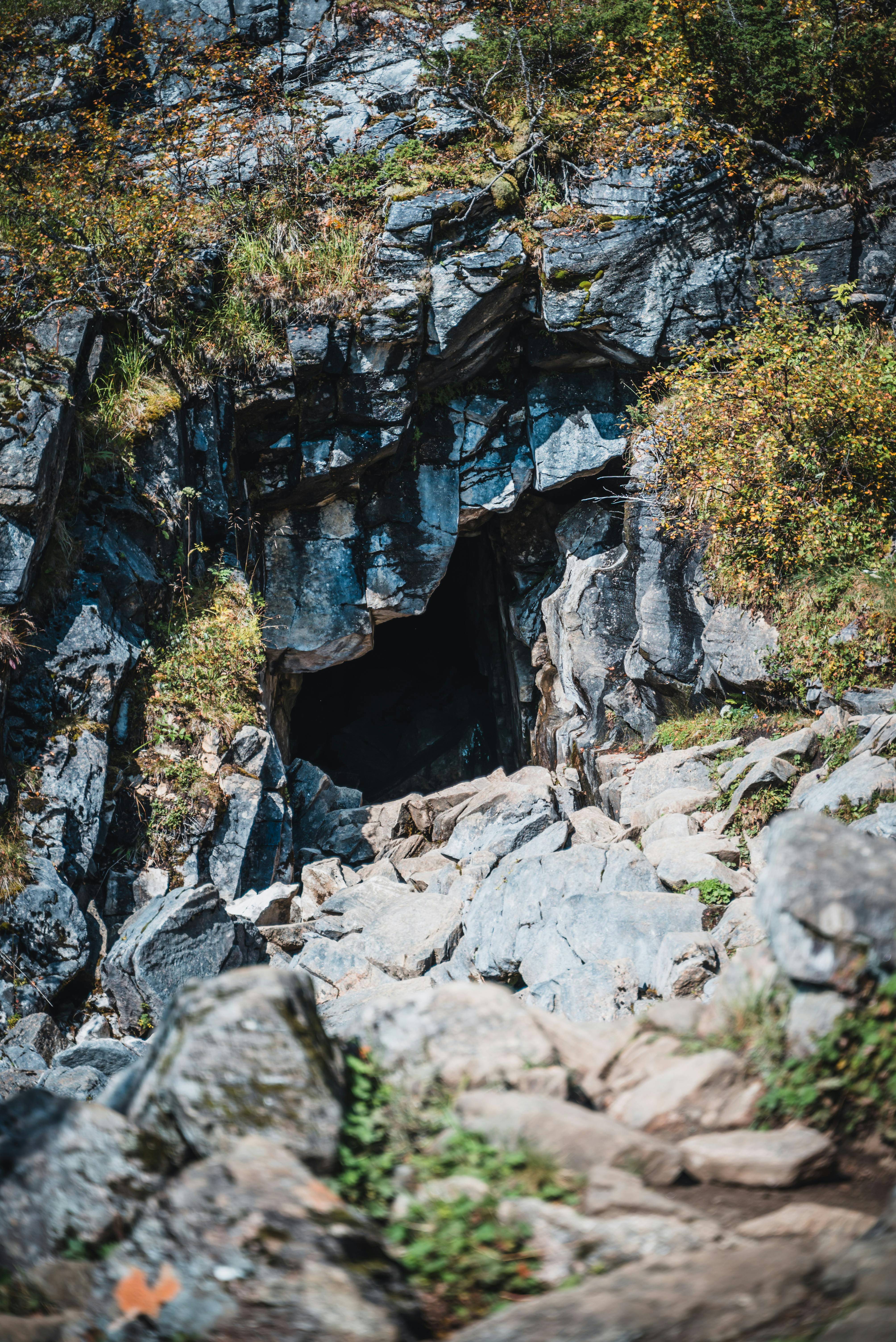 Rocky Cave Entrance in Norway's Rugged Landscape · Free Stock Photo