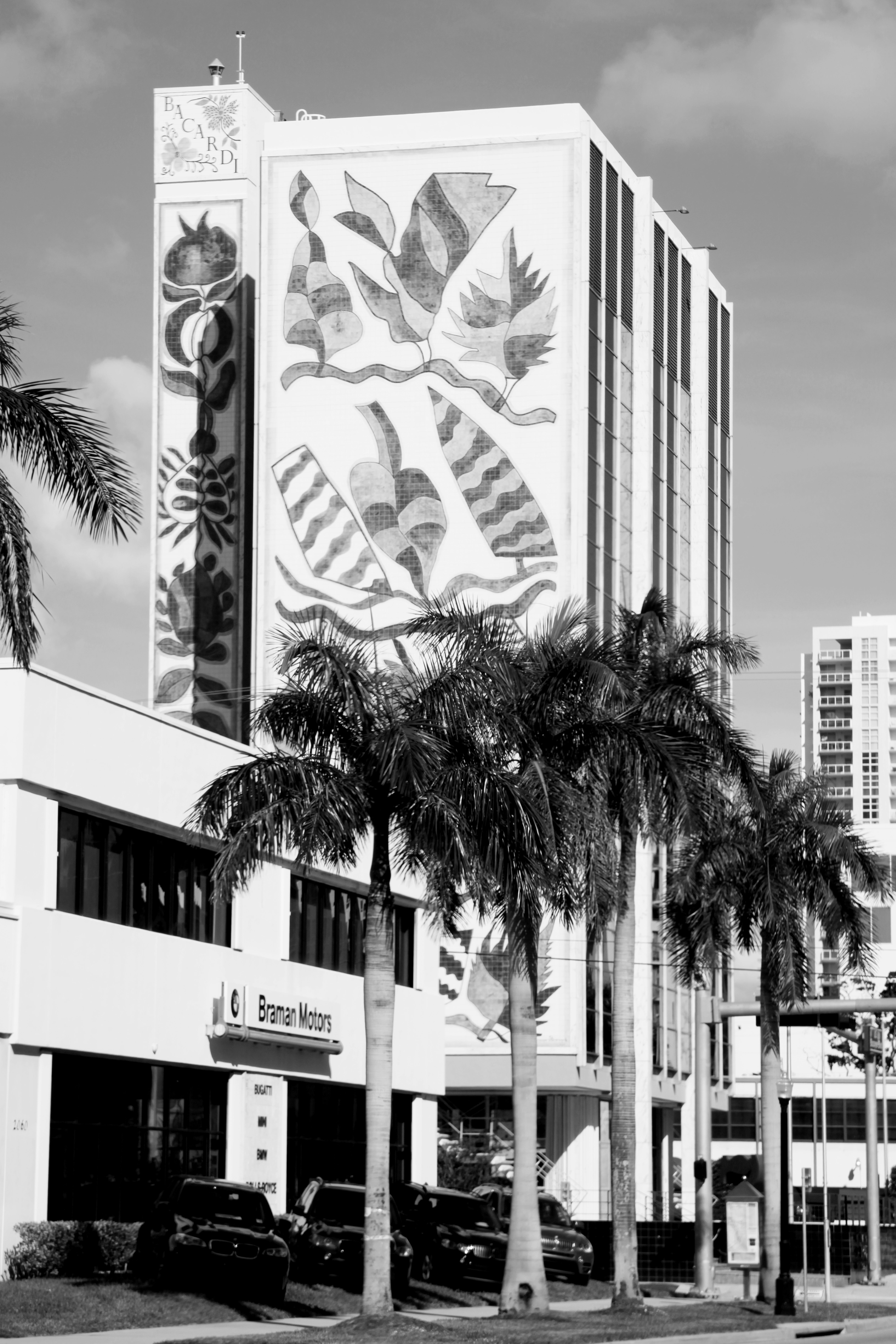 Colorful Mural on Miami Building Facade · Free Stock Photo