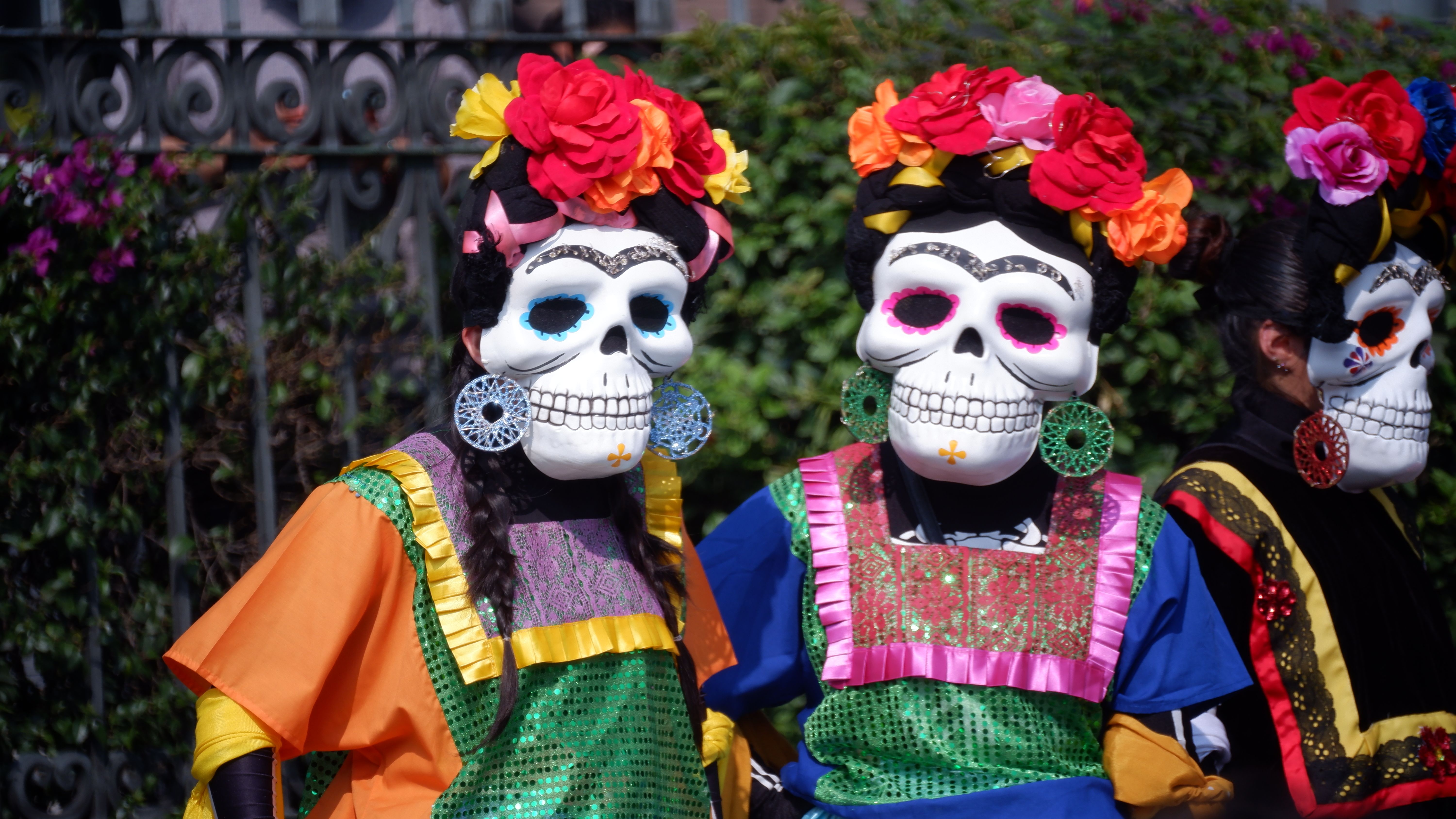 Celebrating Día de Muertos with Colorful Attire · Free Stock Photo