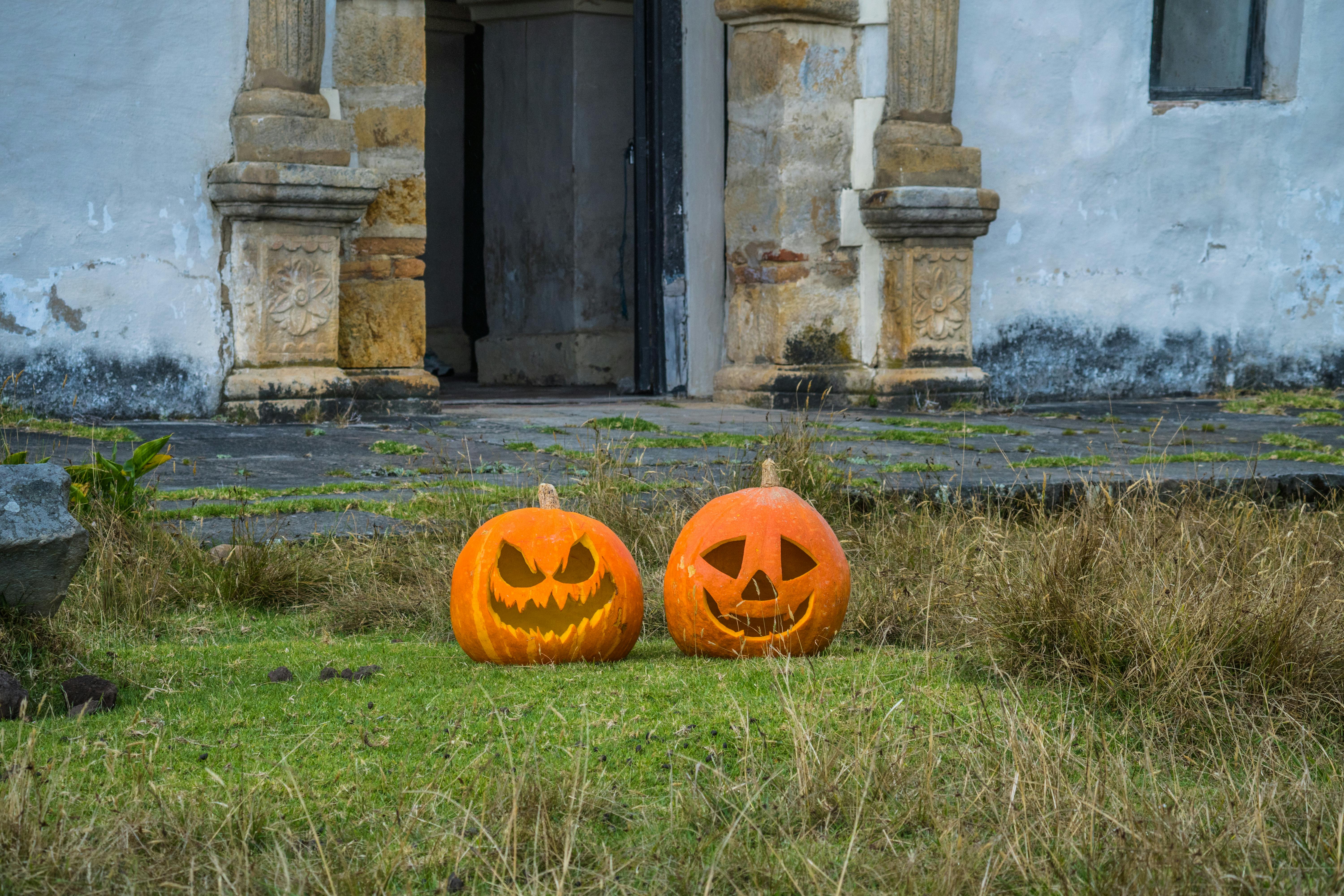 Carved Pumpkins in Guasca Historical Setting · Free Stock Photo
