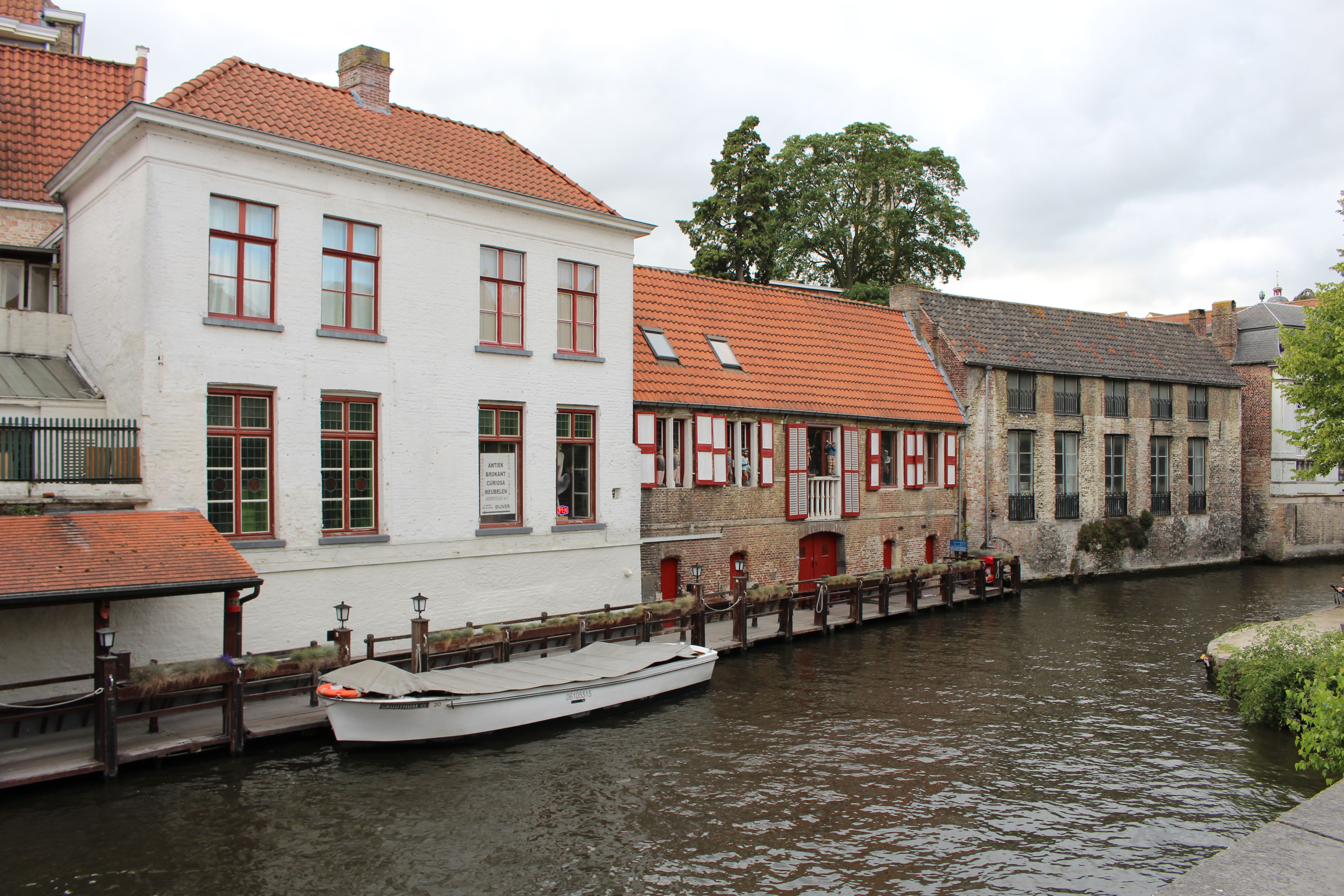 Charming Canal Scene in Bruges, Belgium · Free Stock Photo