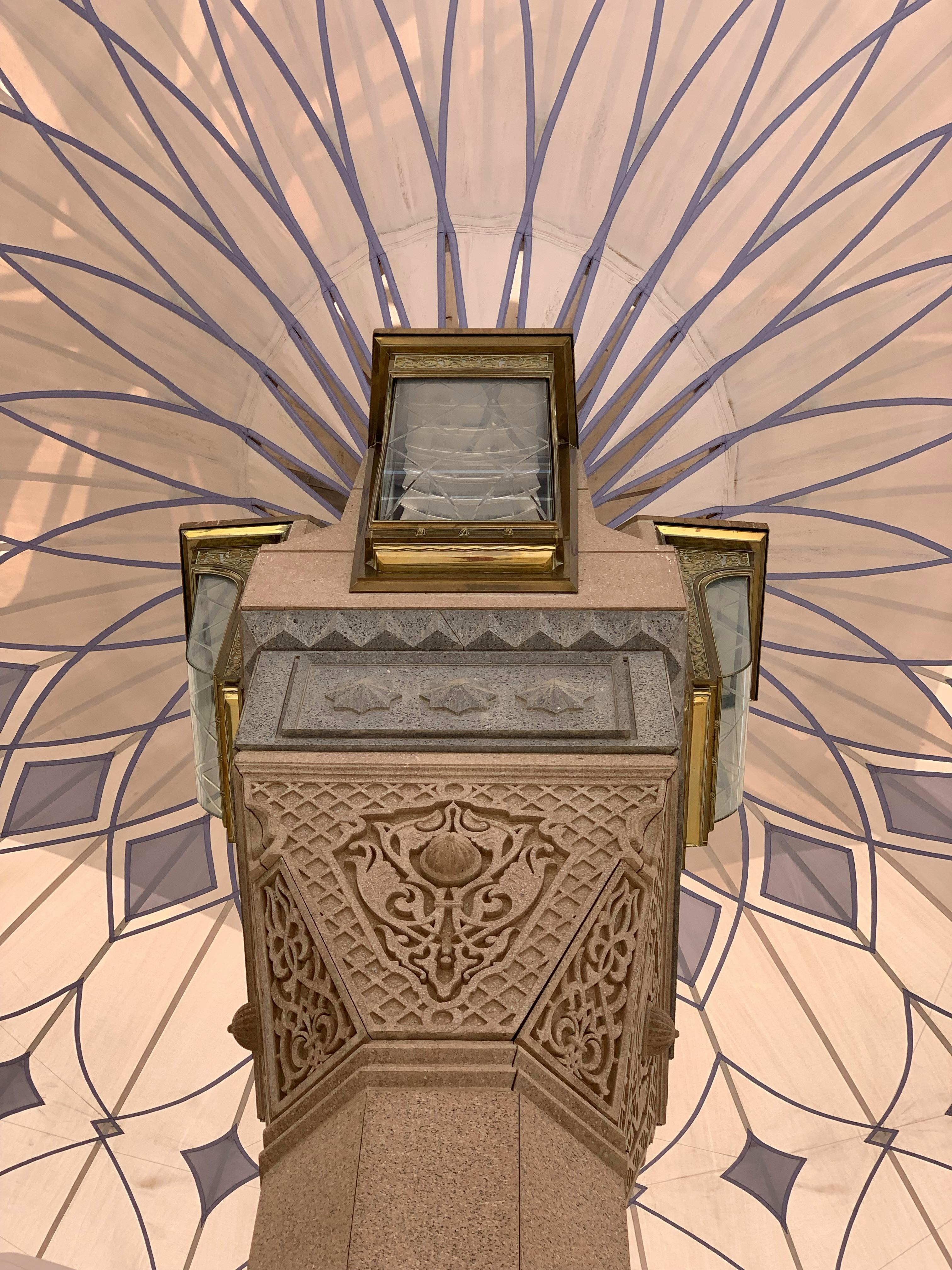 Intricate Architectural Column with Geometric Canopy · Free Stock Photo