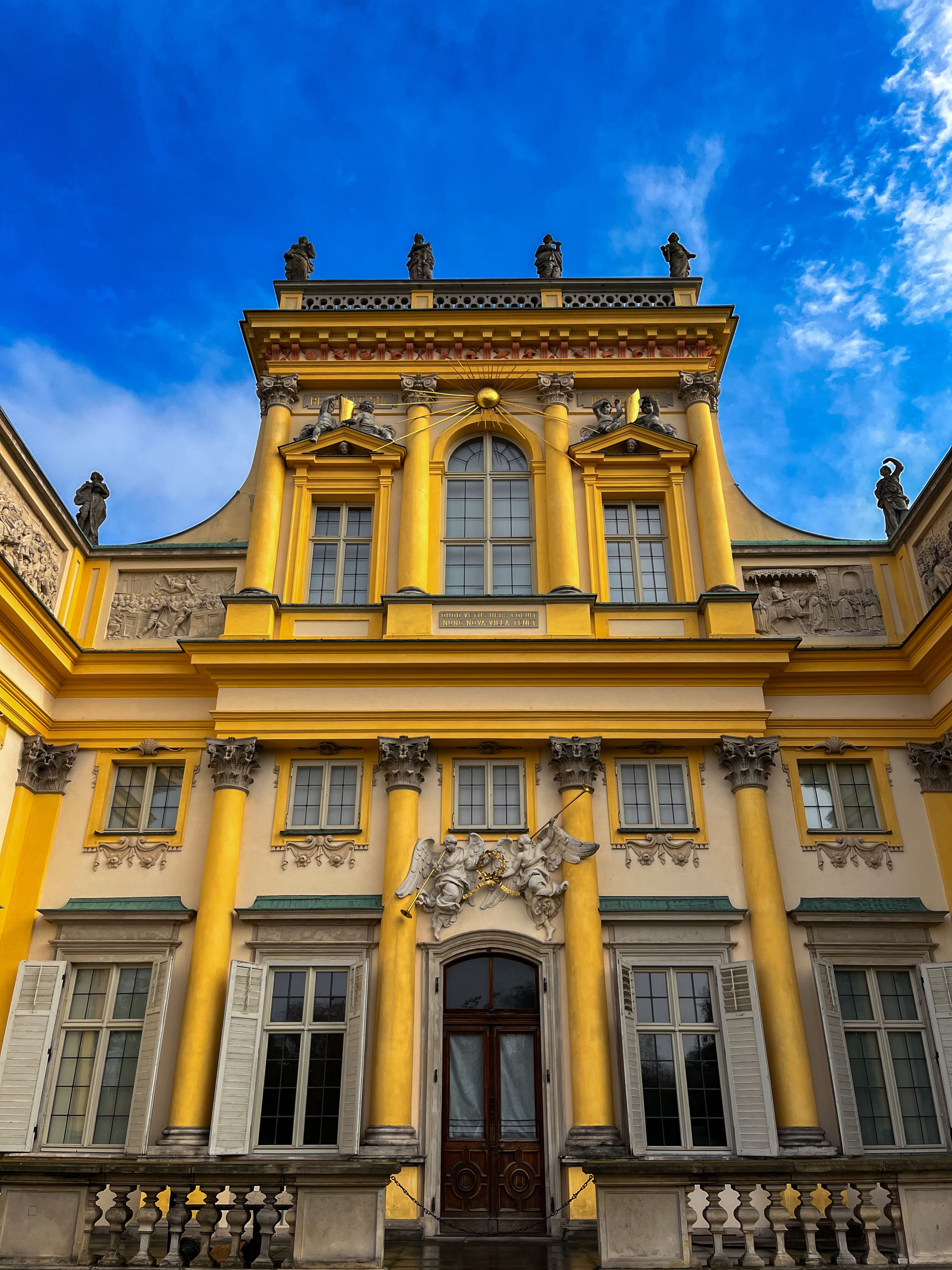 Elegant Wilanów Palace Facade under Blue Sky · Free Stock Photo