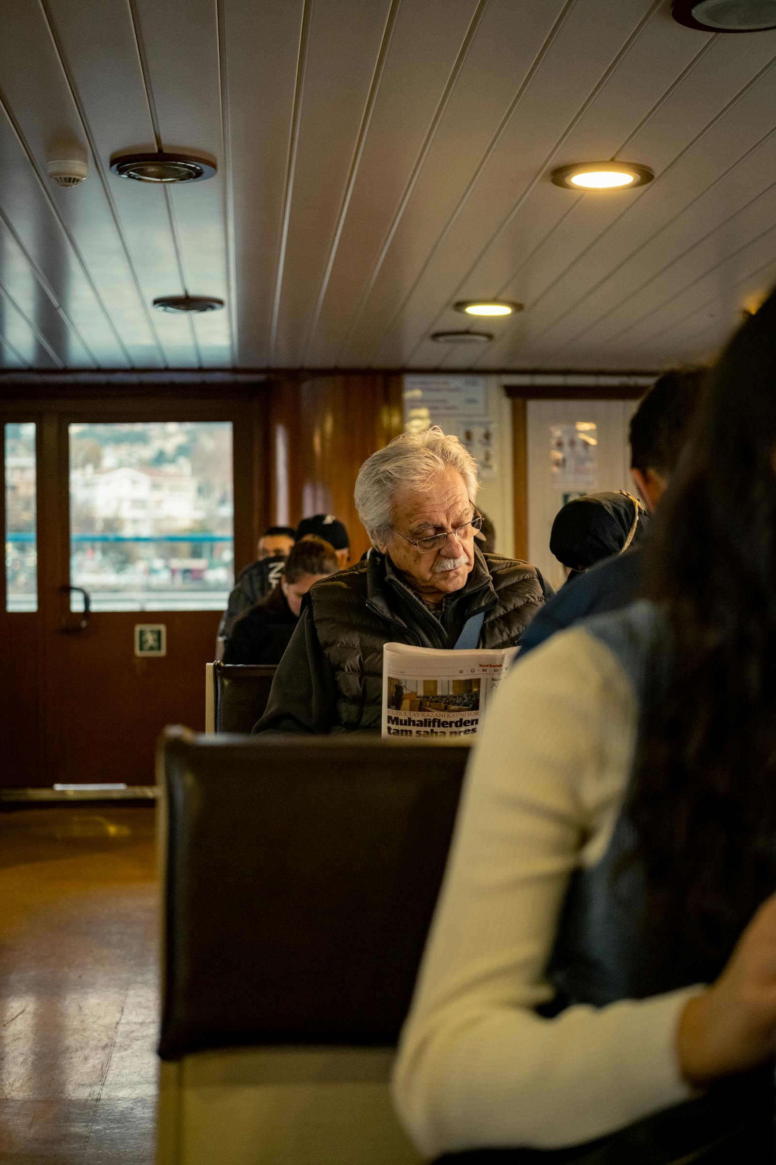 Person Reading Photos, Download The BEST Free Person Reading Stock ...