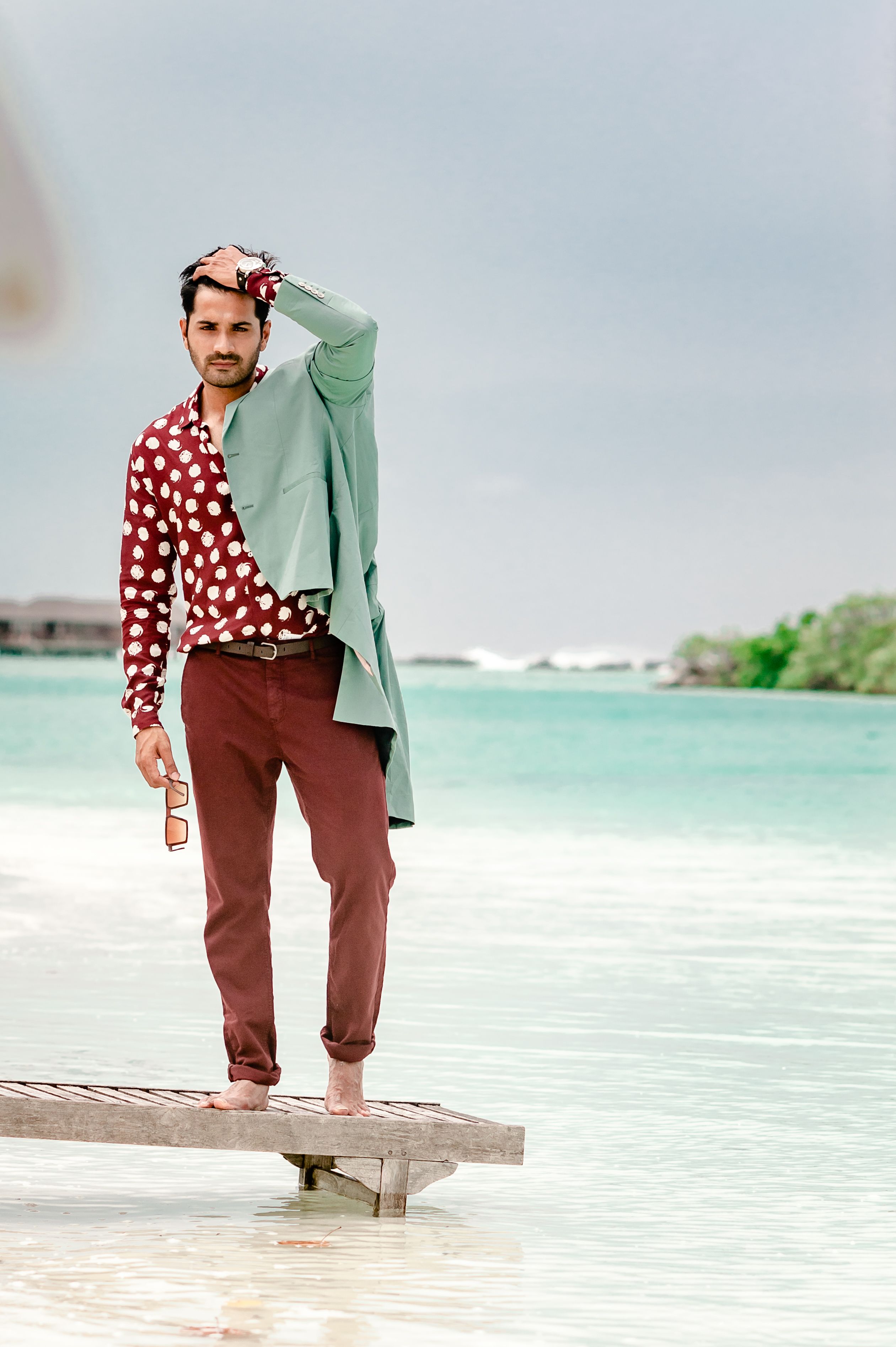 Fashionable Male on Maldives Beachfront · Free Stock Photo