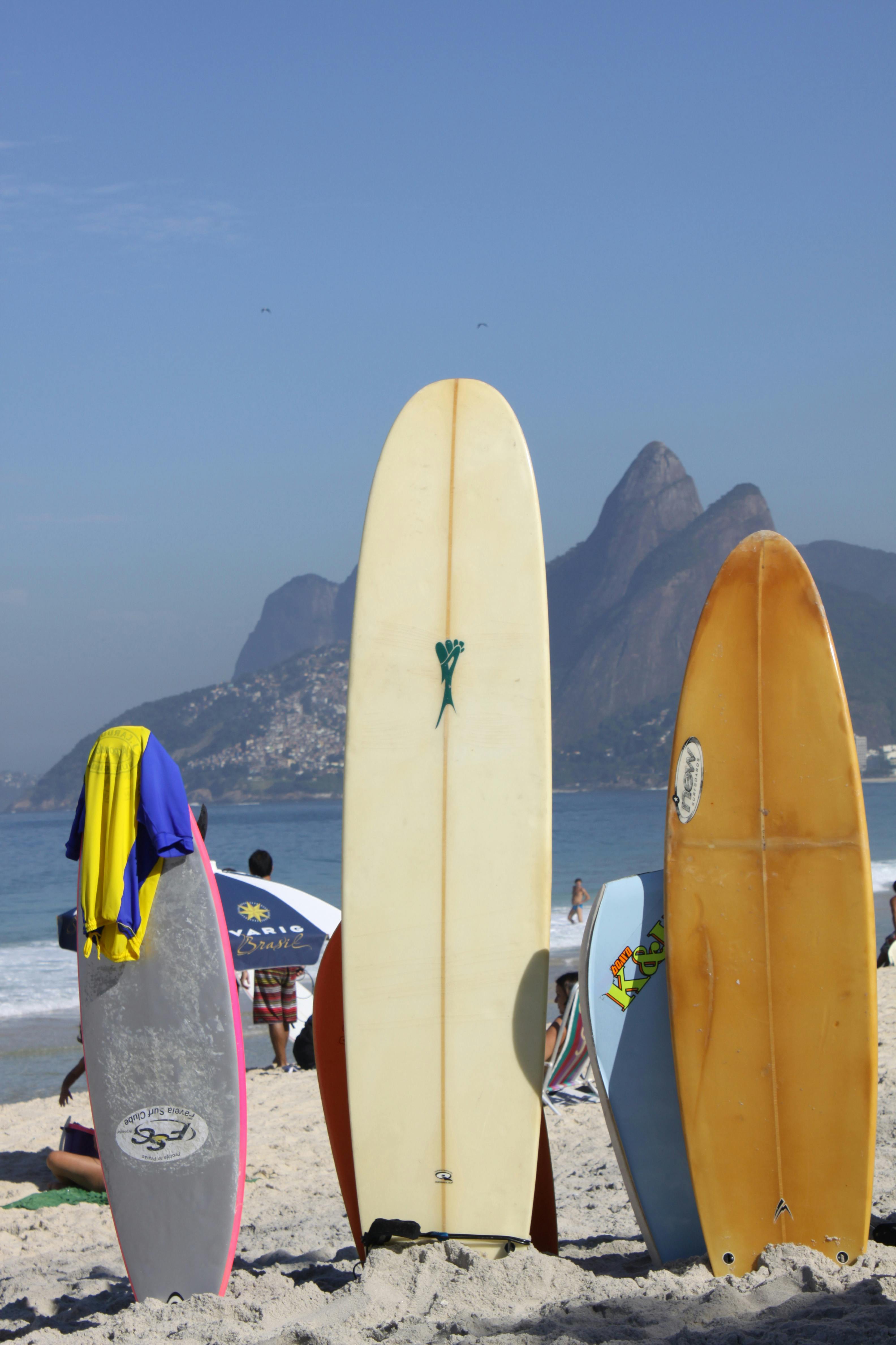 Pranchas De Surfe Na Praia De Ipanema No Rio De Janeiro · Foto ...