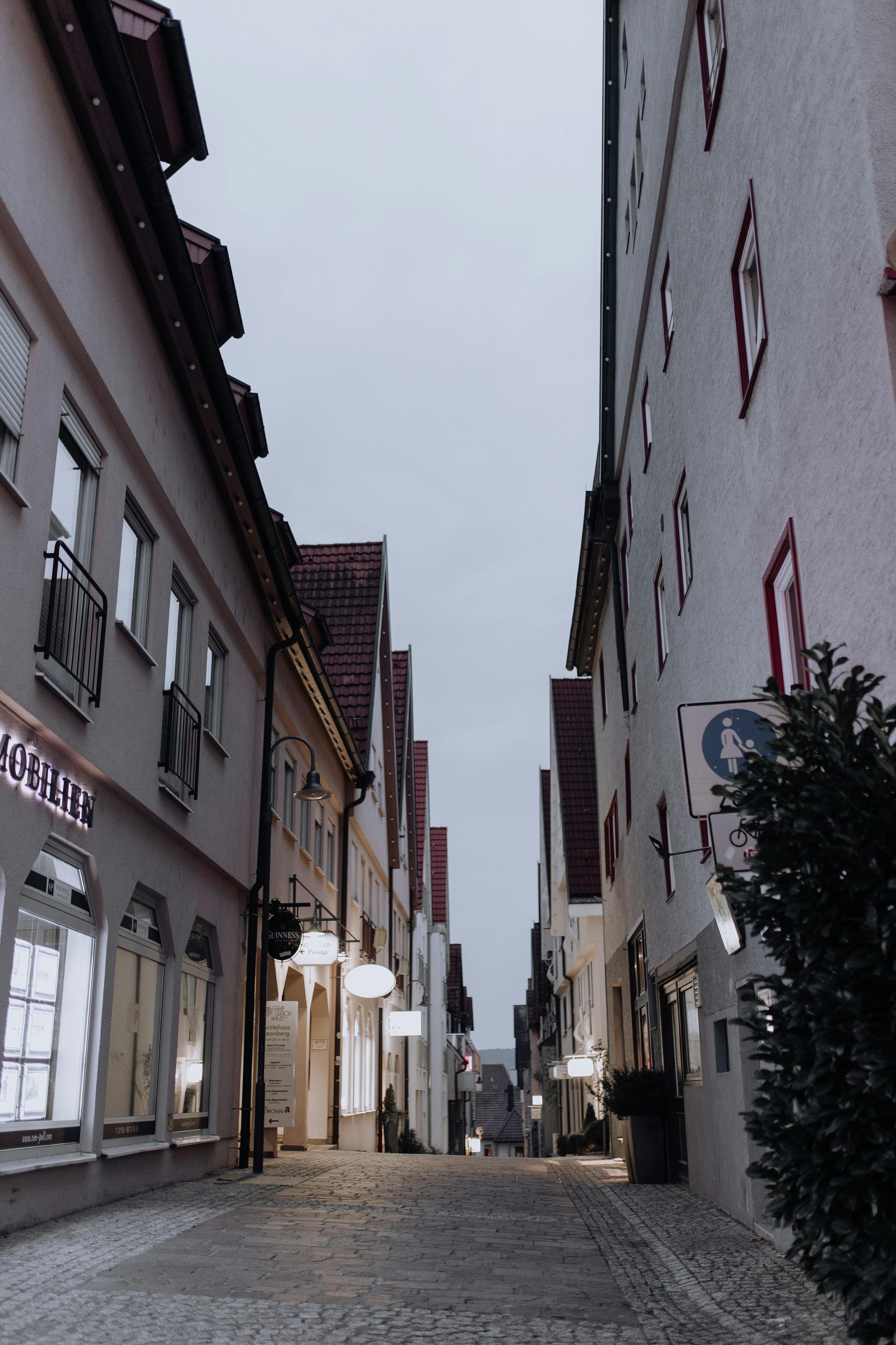 Charming Leonberg Street in Twilight Germany · Free Stock Photo