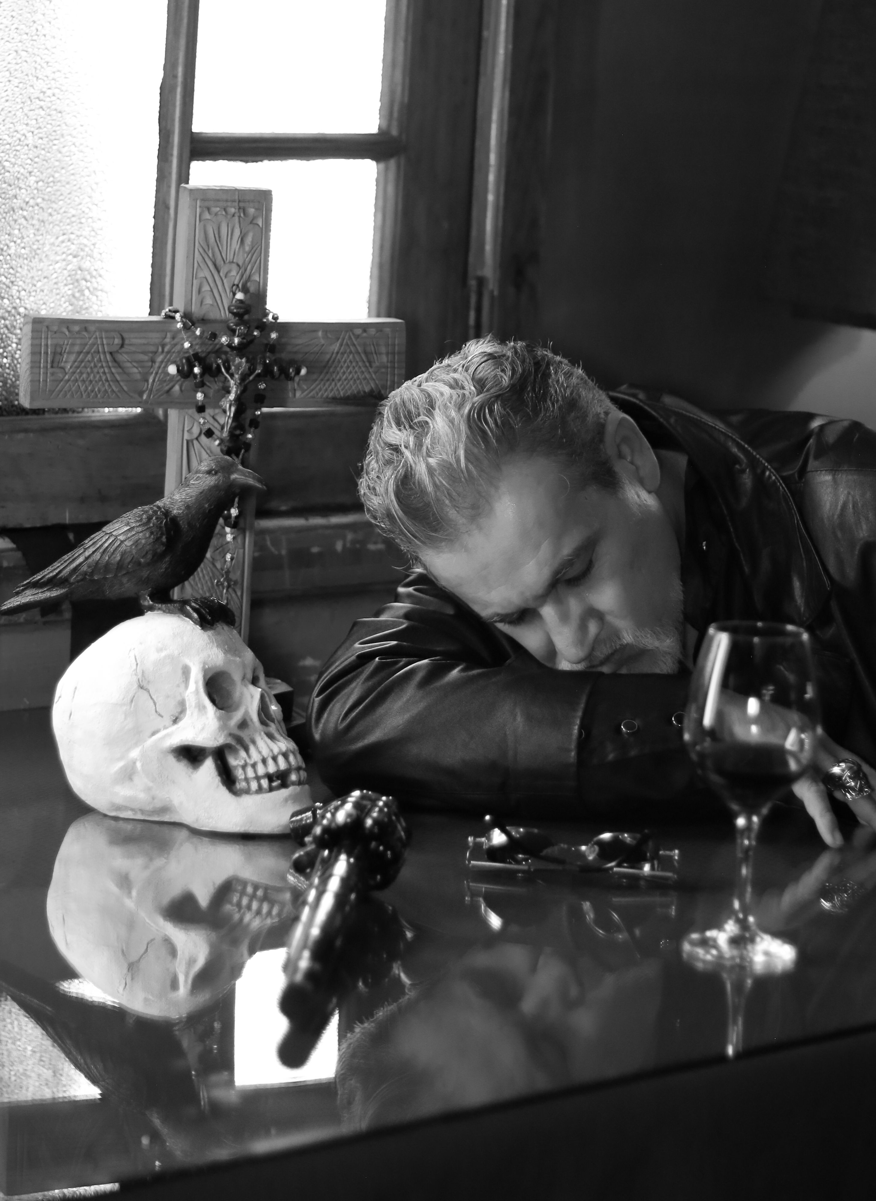 Dramatic Gothic Scene with Skull and Crow · Free Stock Photo