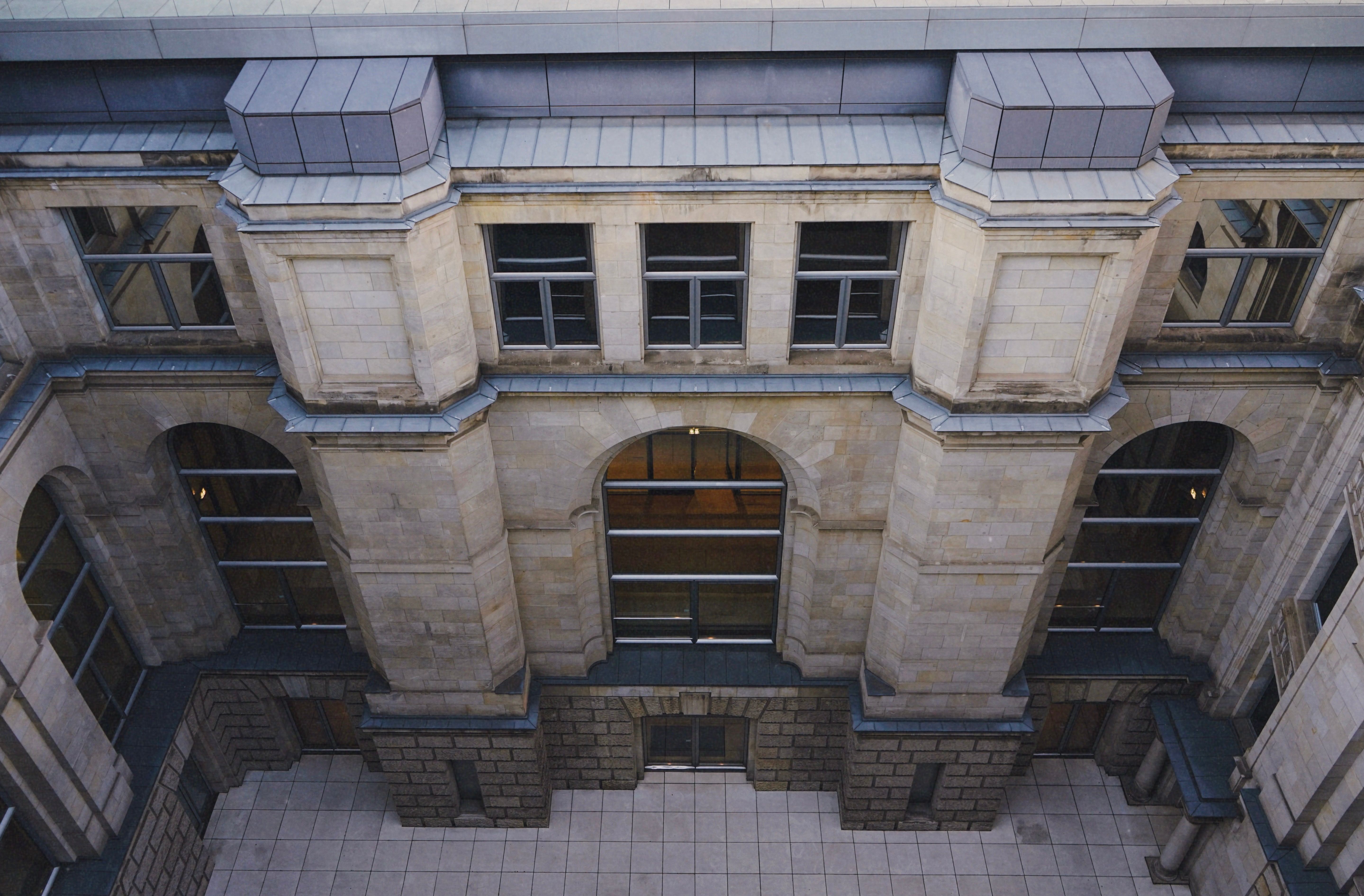 Symmetrical Architecture of Berlin Building · Free Stock Photo