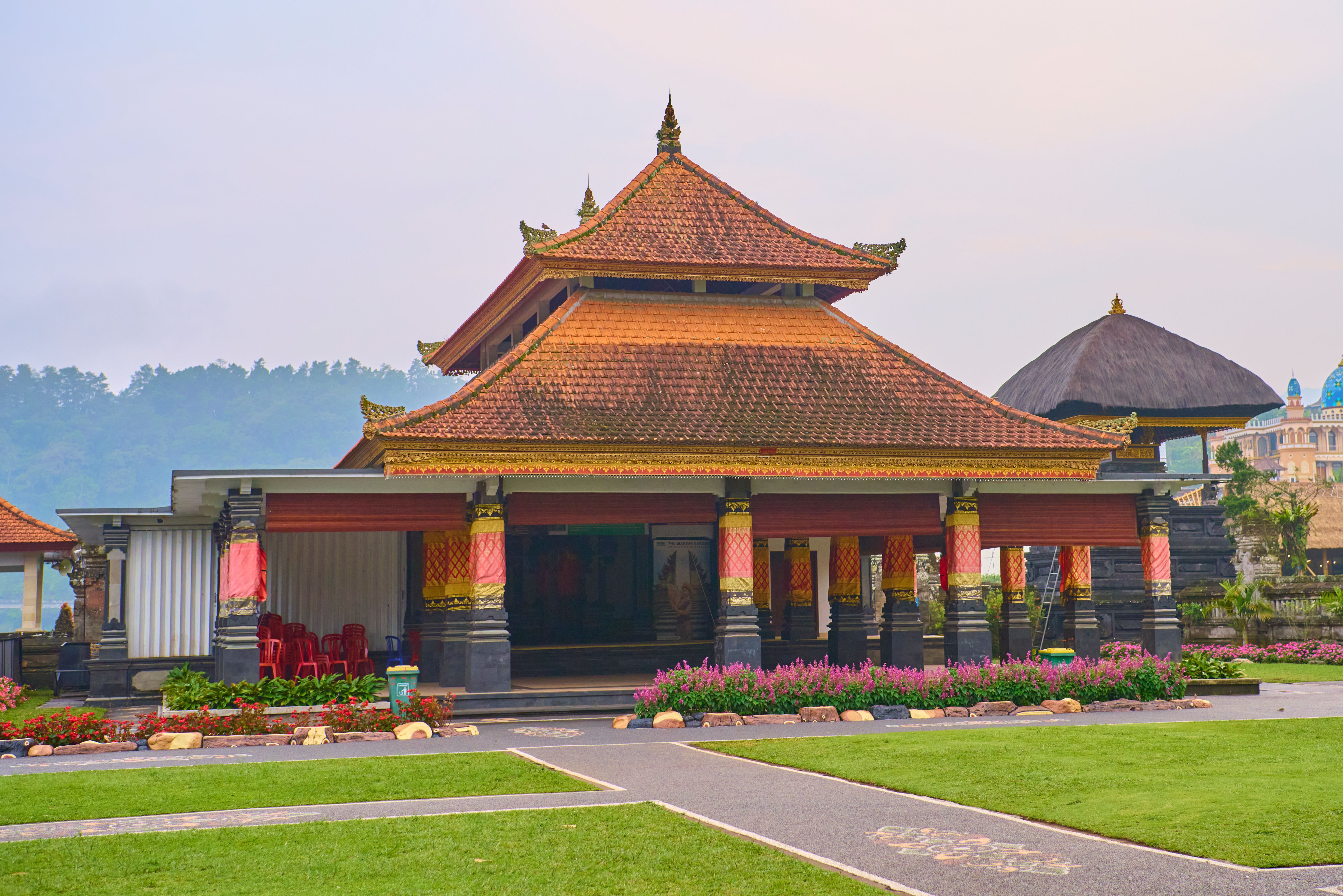 Traditional Balinese Temple in Lush Garden Setting · Free Stock Photo