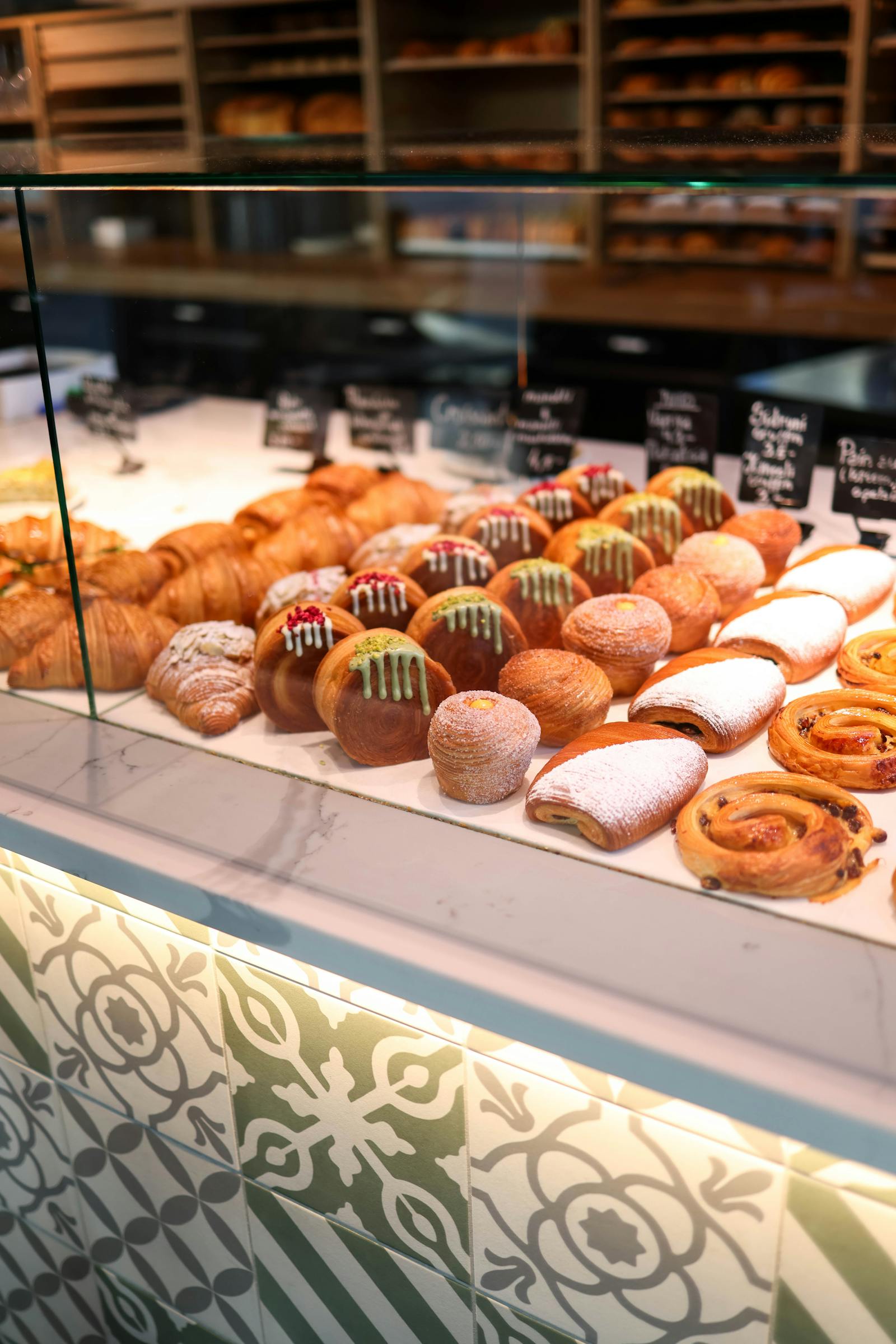 French Bakery Photos, Download The BEST Free French Bakery Stock Photos ...