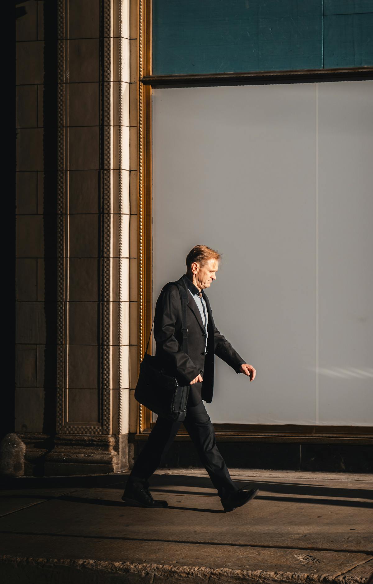 Businessman Walking Confidently Photos, Download The BEST Free ...