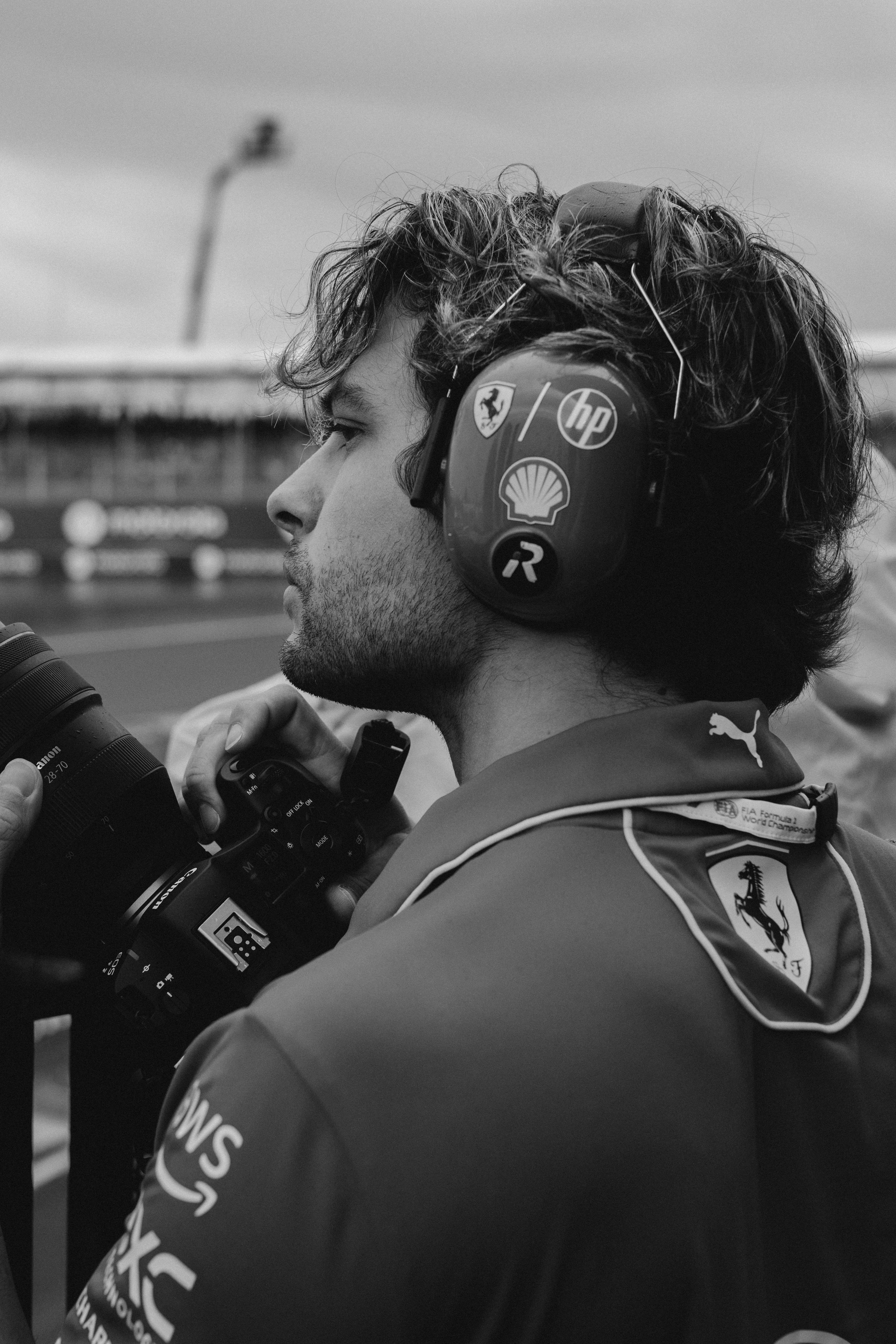 Race Photographer with Camera in Action · Free Stock Photo