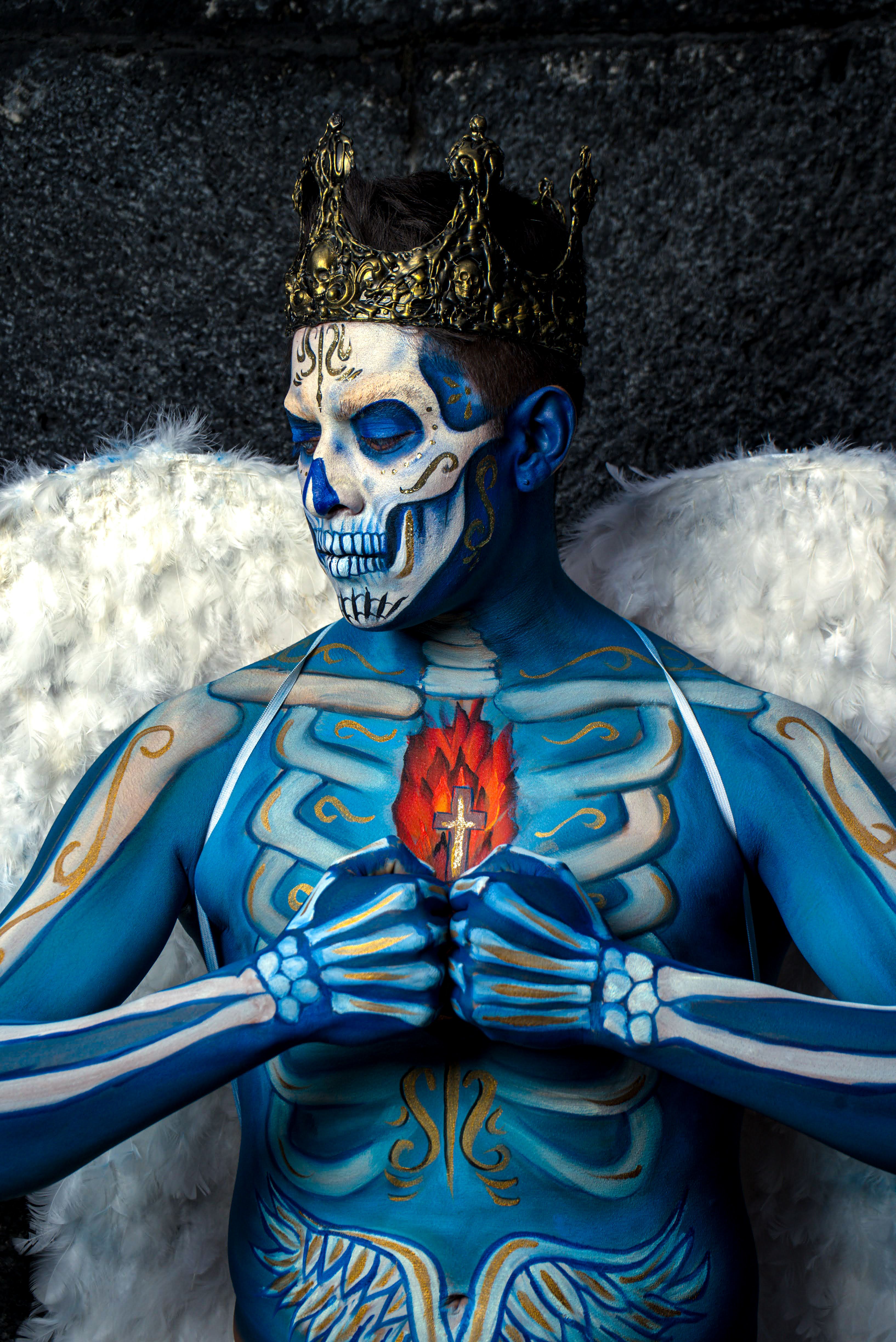 Creative Body Art with Angel Wings and Crown · Free Stock Photo
