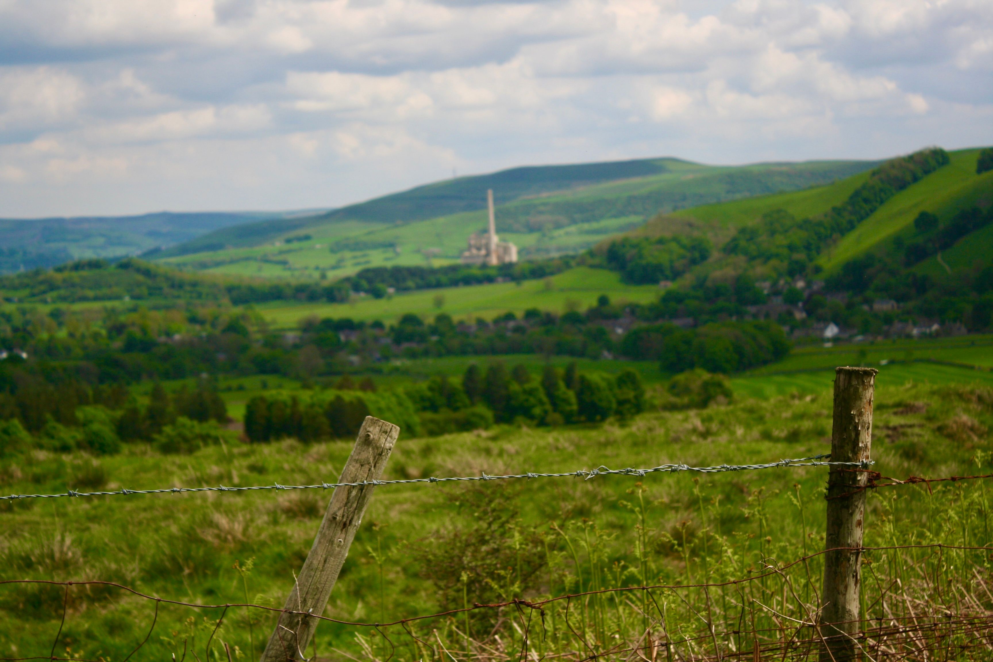 Scenic View of Castleton Hills and Green Landscape · Free Stock Photo
