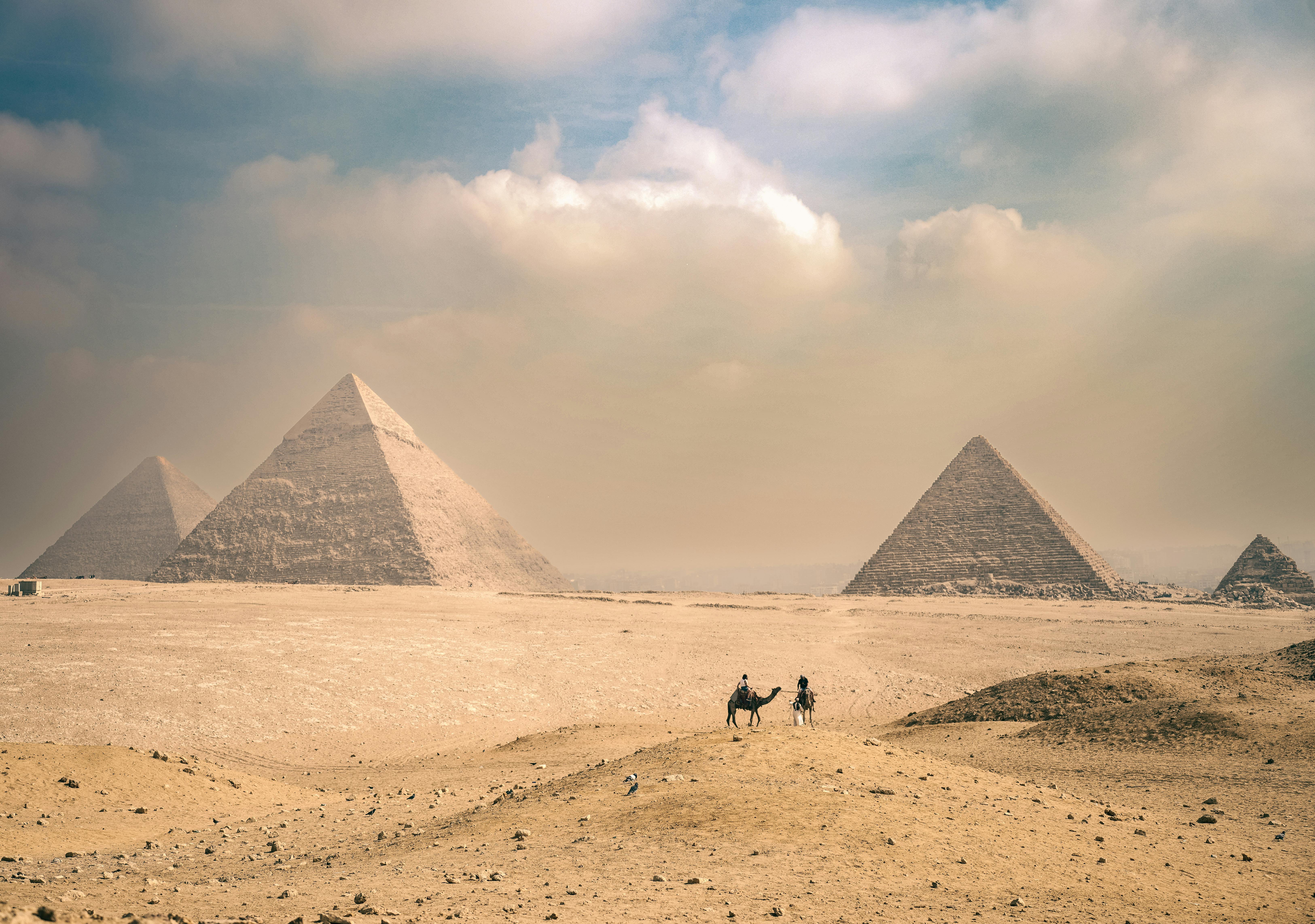 Sunny day at the Pyramids of Giza, Egypt · Free Stock Photo
