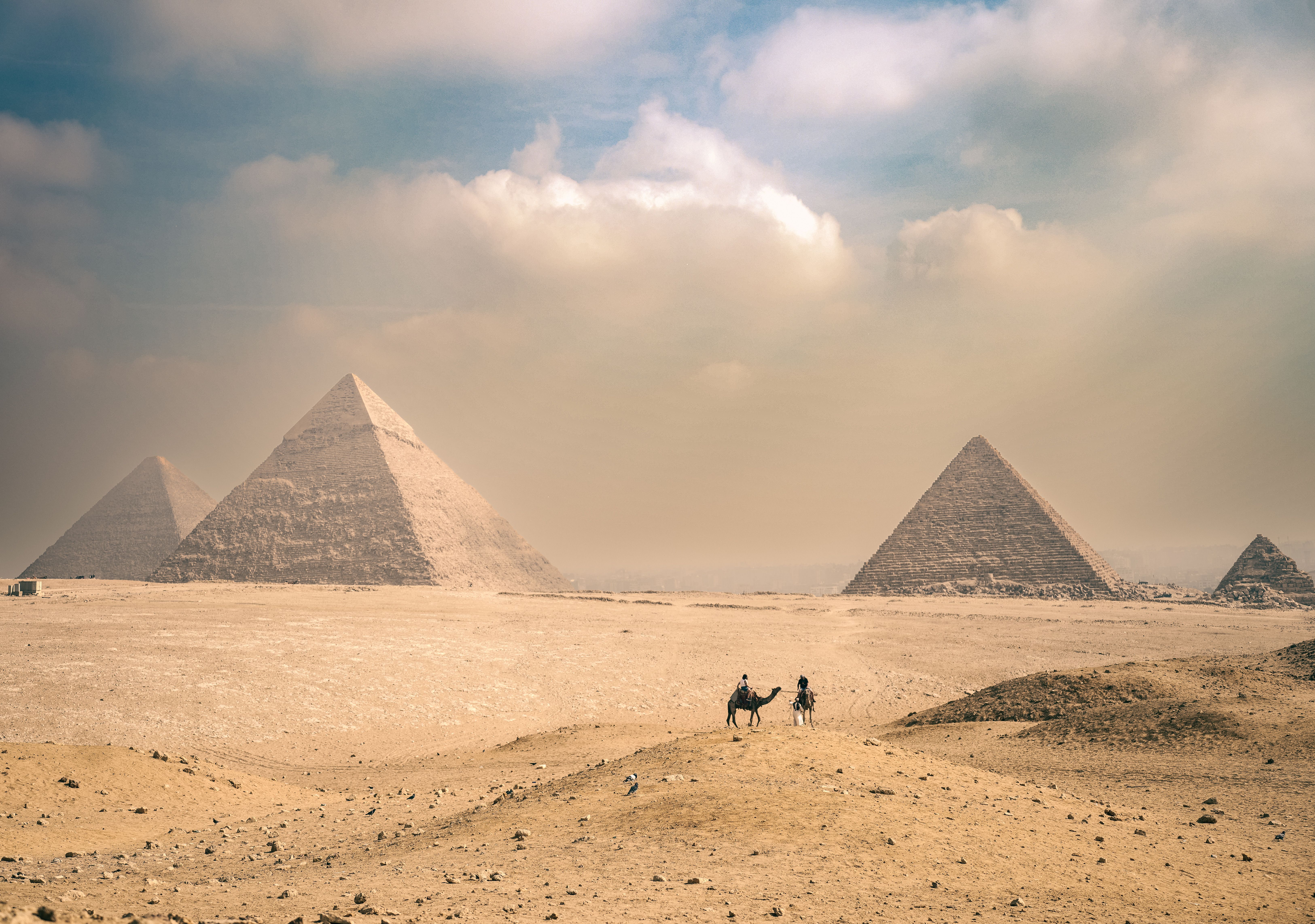 Sunny day at the Pyramids of Giza, Egypt · Free Stock Photo