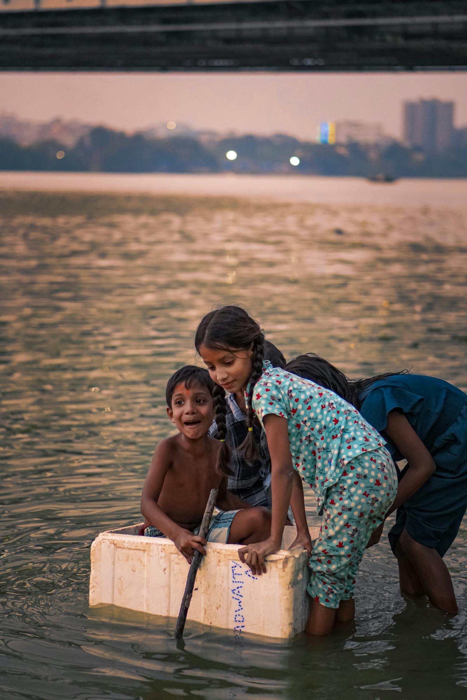 Family River Float Photos, Download The BEST Free Family River Float ...