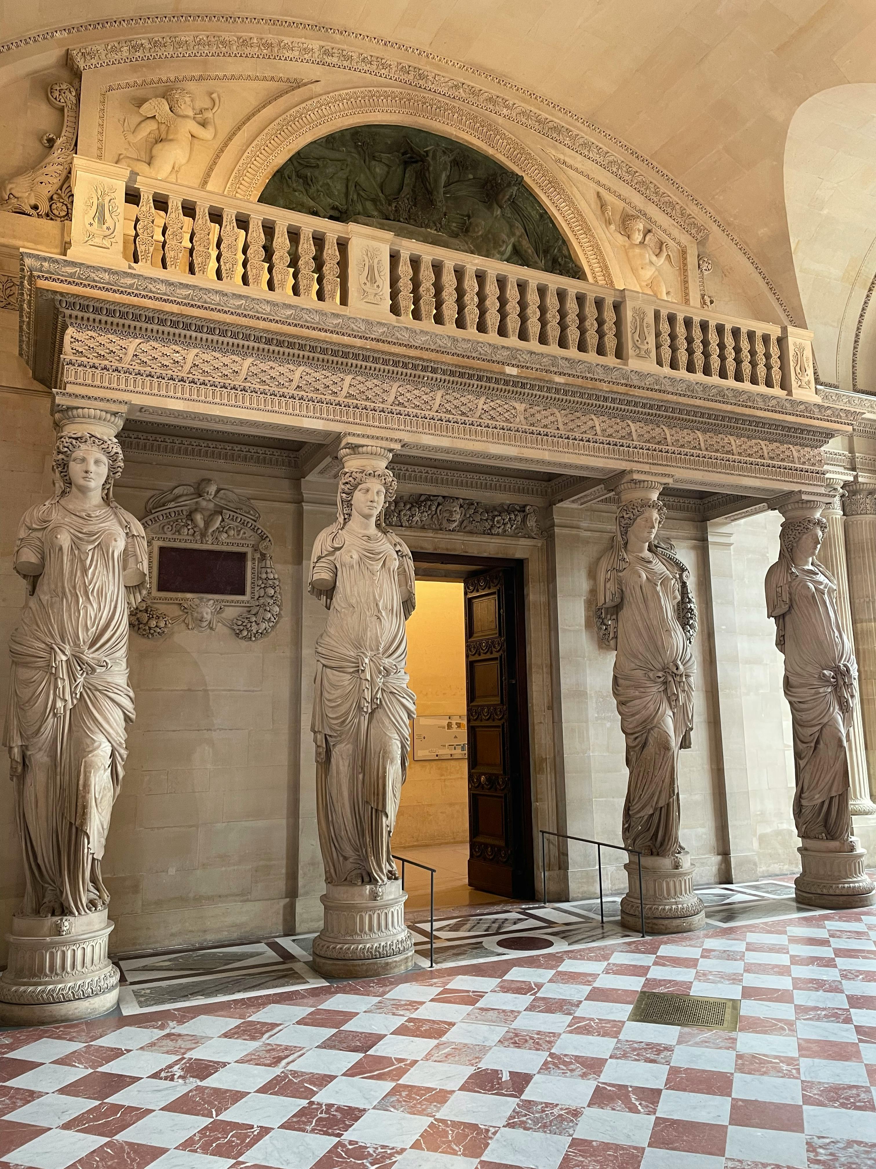 Louvre Museum in Paris · Free Stock Photo