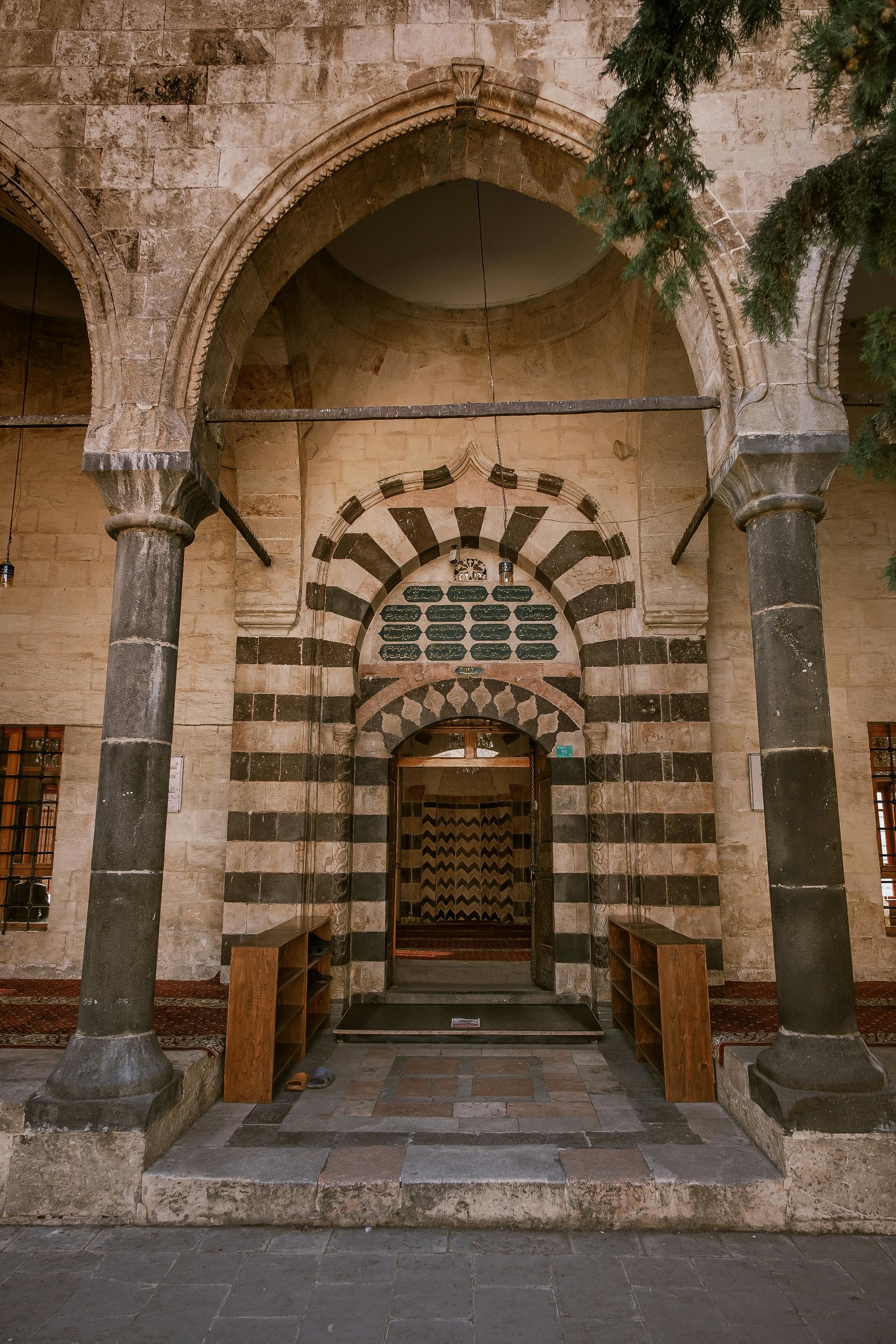 Historic Middle Eastern Architecture Archway · Free Stock Photo